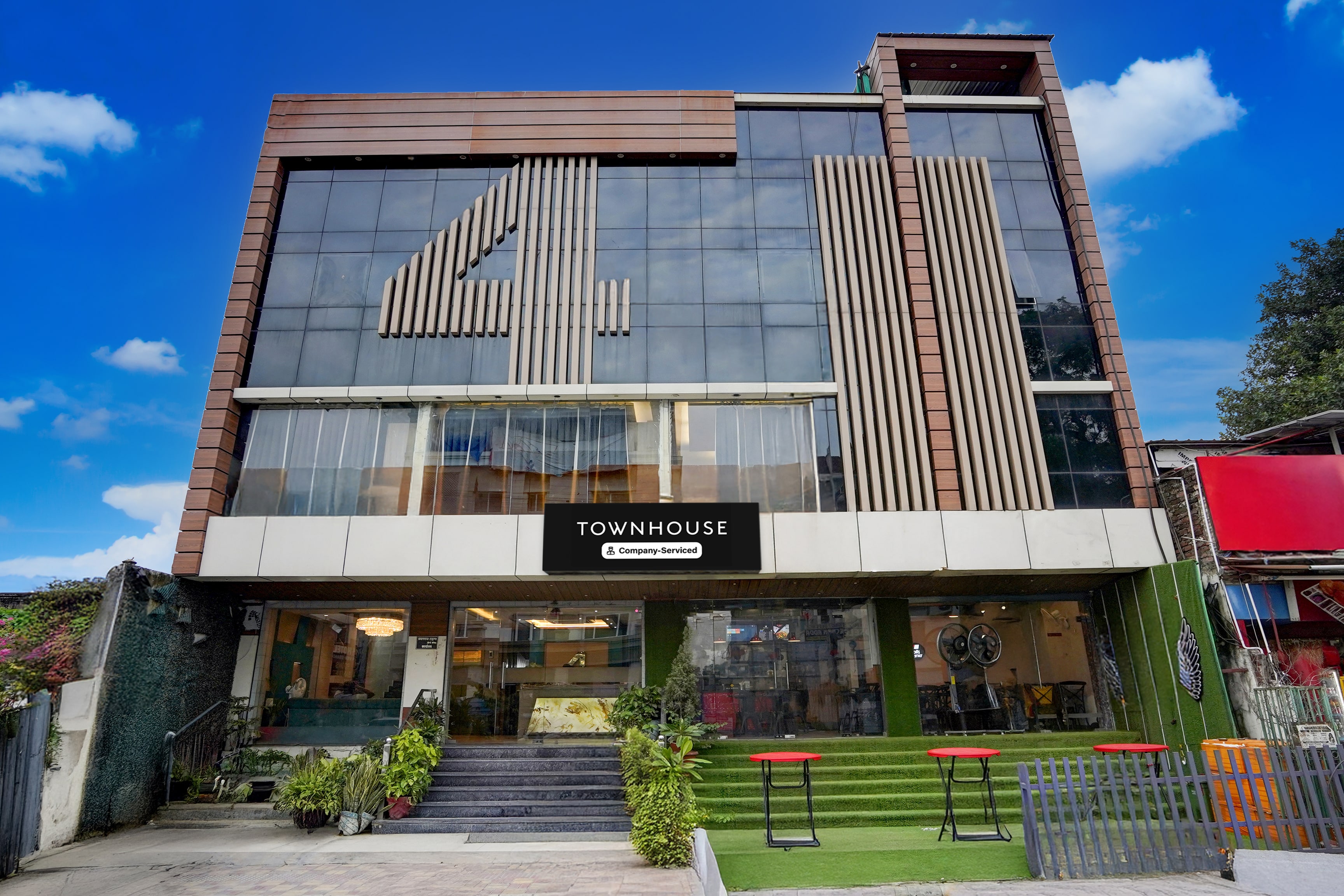 OYO Townhouse Prayagraj Central Bus Terminal Formerly Hotel Four View ...