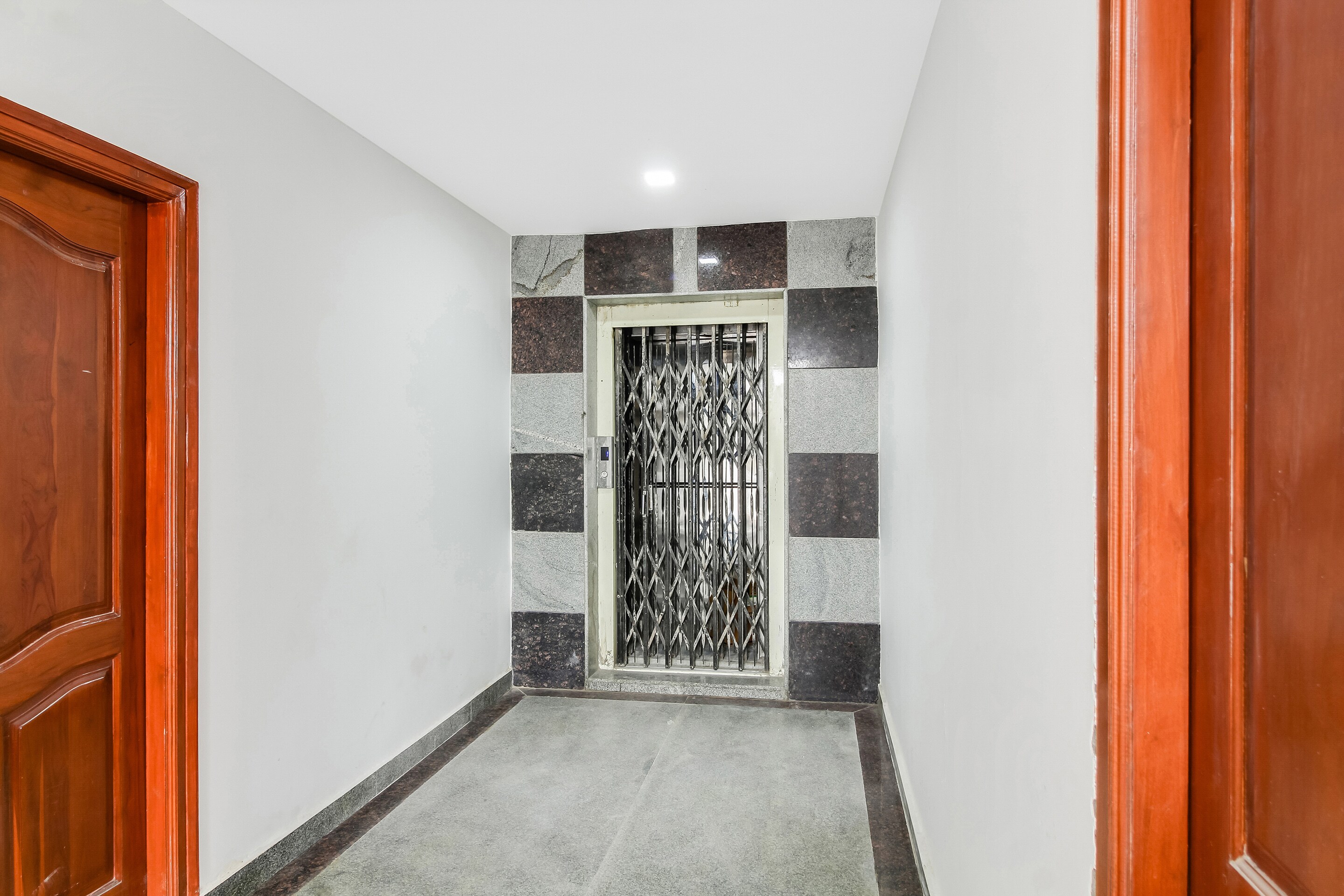 Hotel O HILL 9 𝗕𝗢𝗢𝗞 Hyderabad Hotel