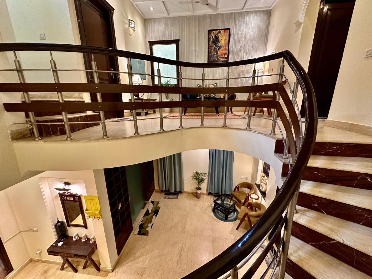 Sliceinn Orchid 𝗕𝗢𝗢𝗞 Gurgaon Apartment