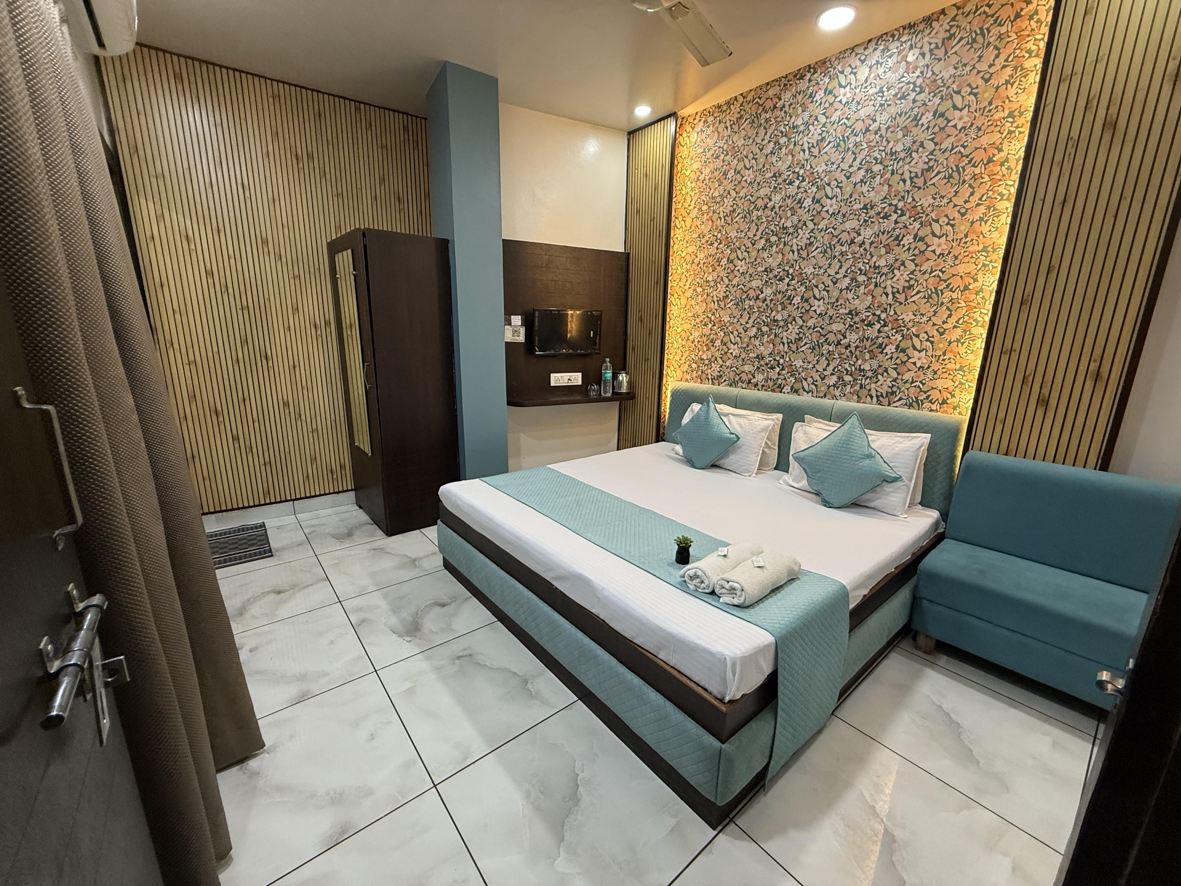 hotel krishna palace Ujjain - Reviews, Photos & Offer