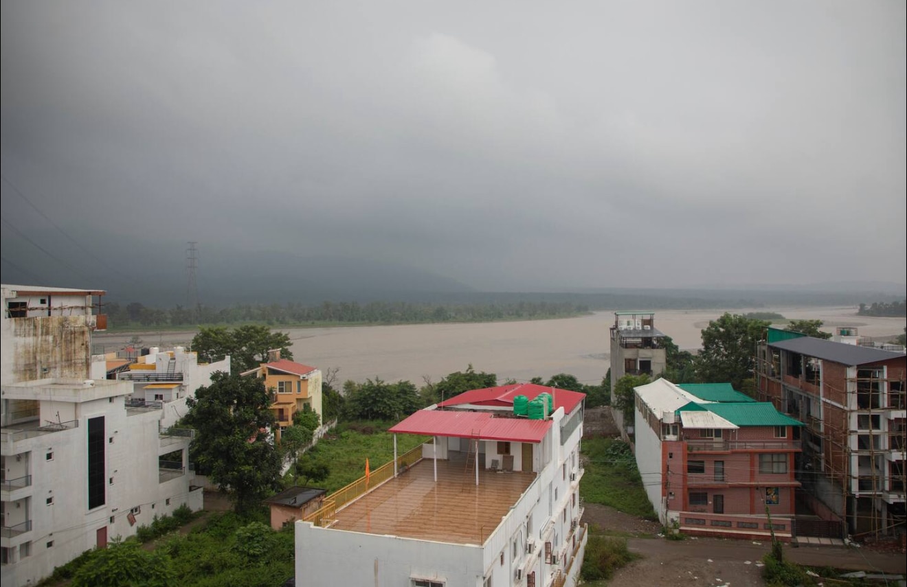 Nomad By Luxury Heights 𝗕𝗢𝗢𝗞 Rishikesh Apartment