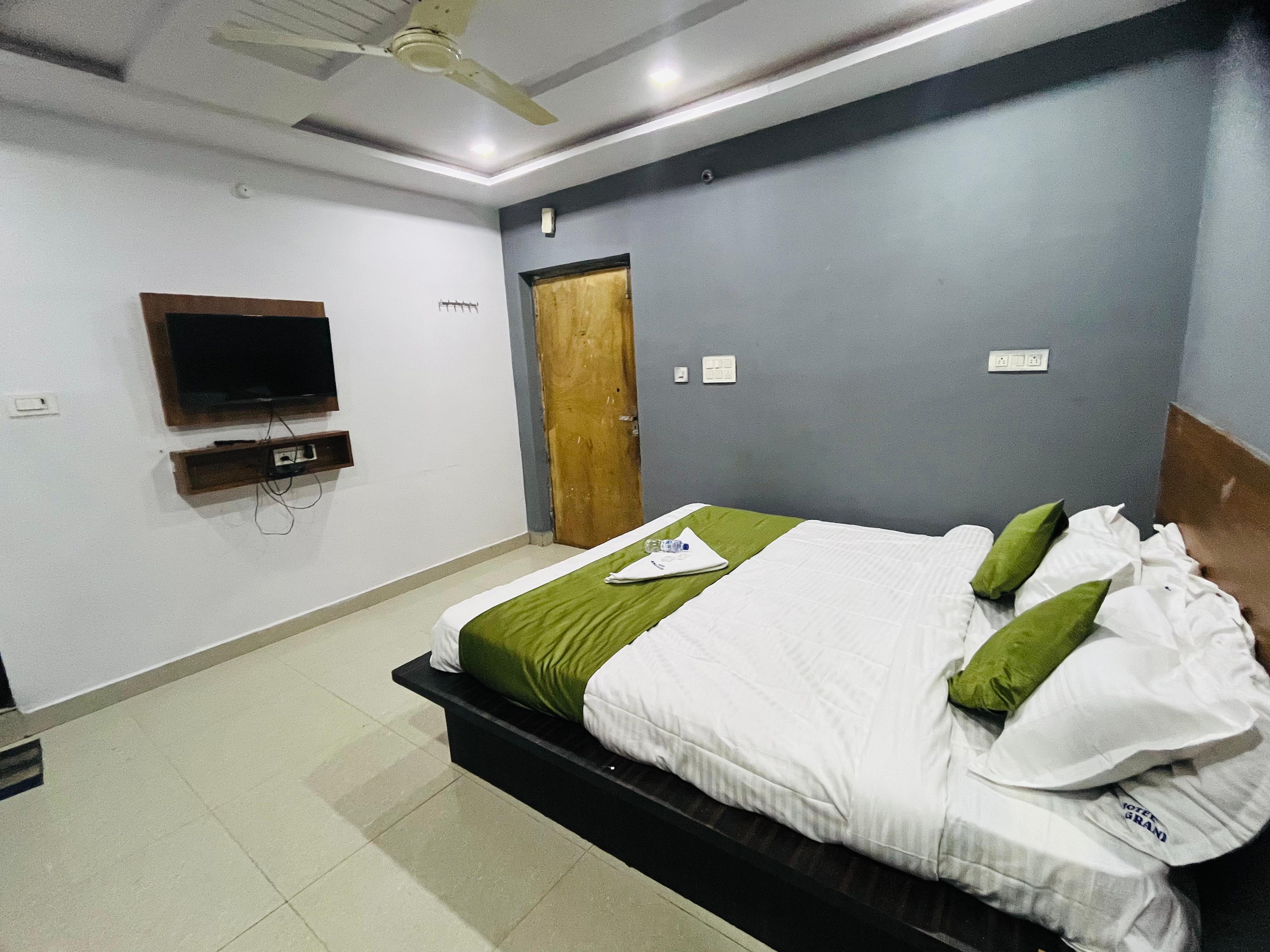 ANR GRAND HOTEL 𝗕𝗢𝗢𝗞 Visakhapatnam Hotel