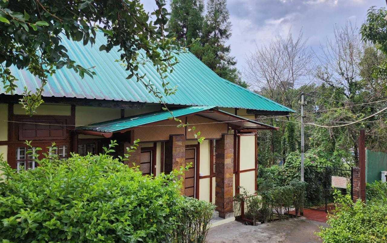 The Shillong Club RESIDENTIAL 𝗕𝗢𝗢𝗞 Shillong Hotel