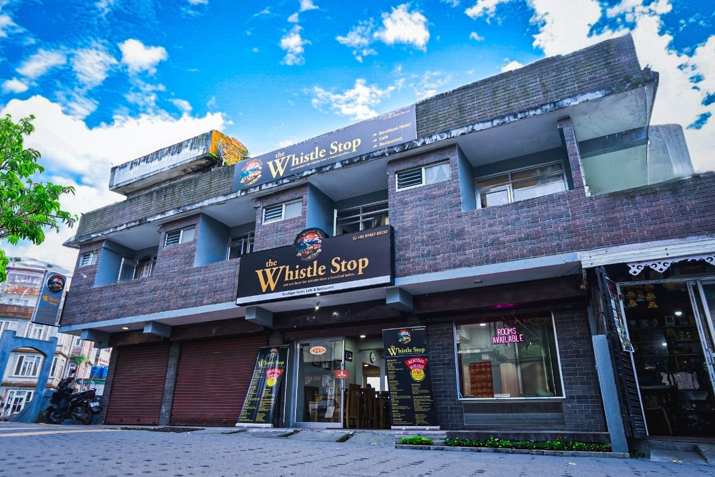 THE WHISTLE STOP 𝗕𝗢𝗢𝗞 Darjeeling Hotel