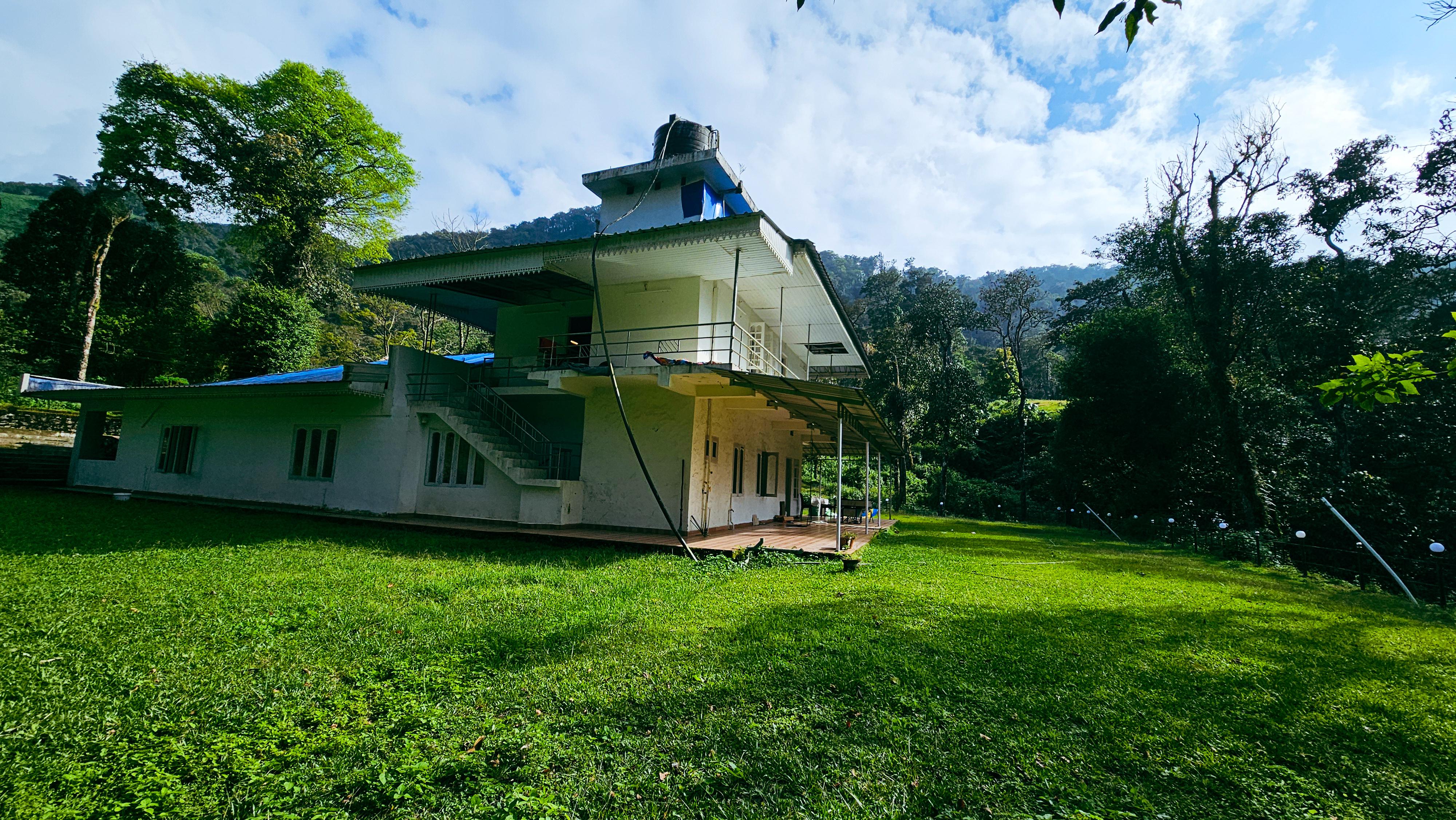 5BHK Private Bungalow in Munnar 𝗕𝗢𝗢𝗞 Munnar Farm House