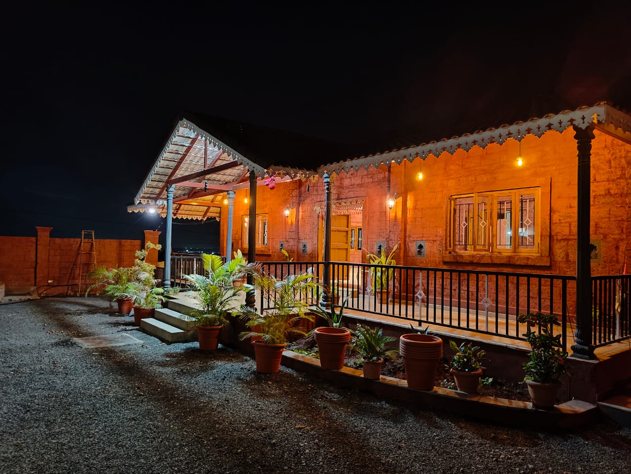 Raje Farms 𝗕𝗢𝗢𝗞 Kolhapur Farm House