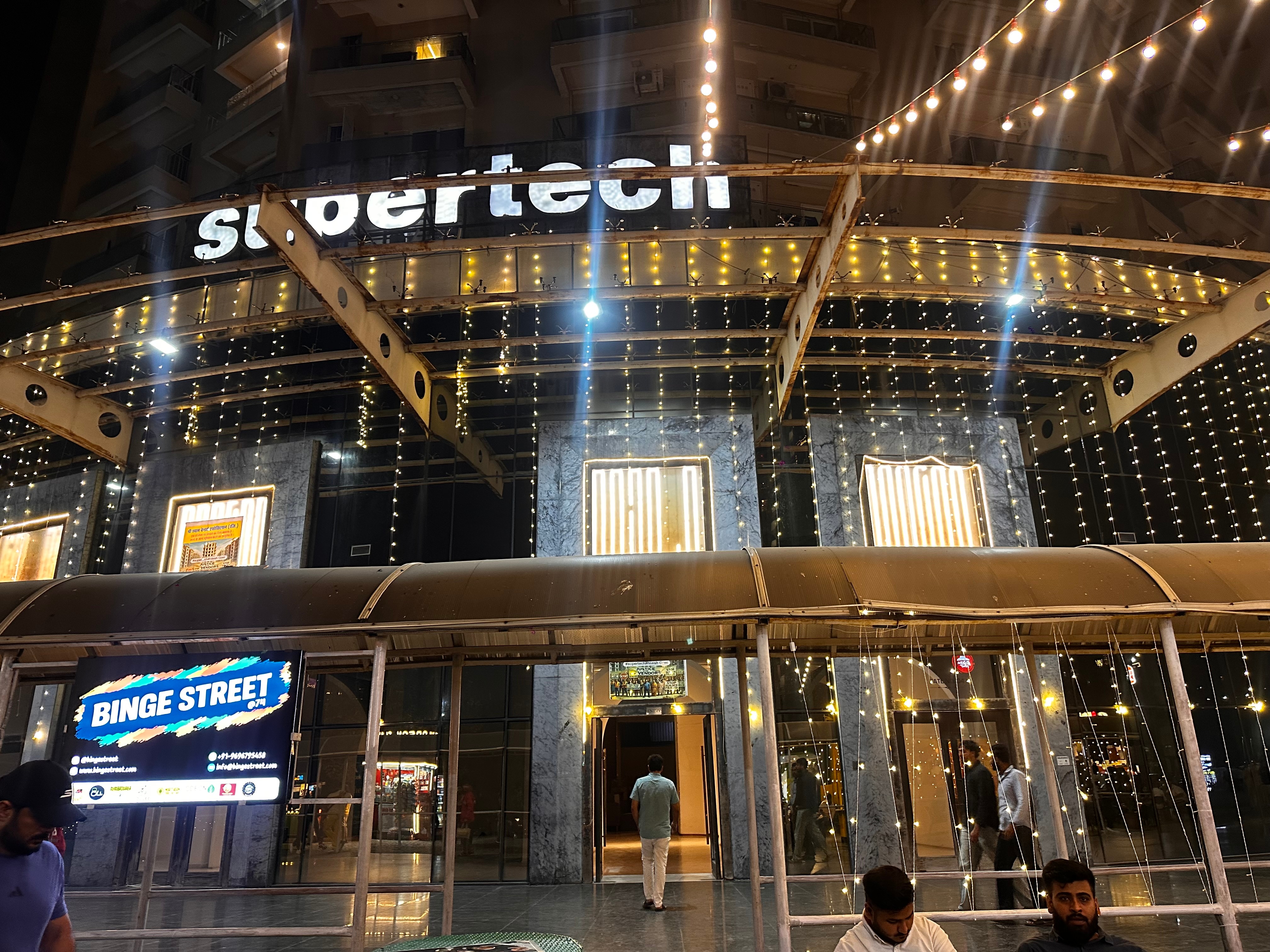 Bell Rooms 𝗕𝗢𝗢𝗞 Noida Apartment