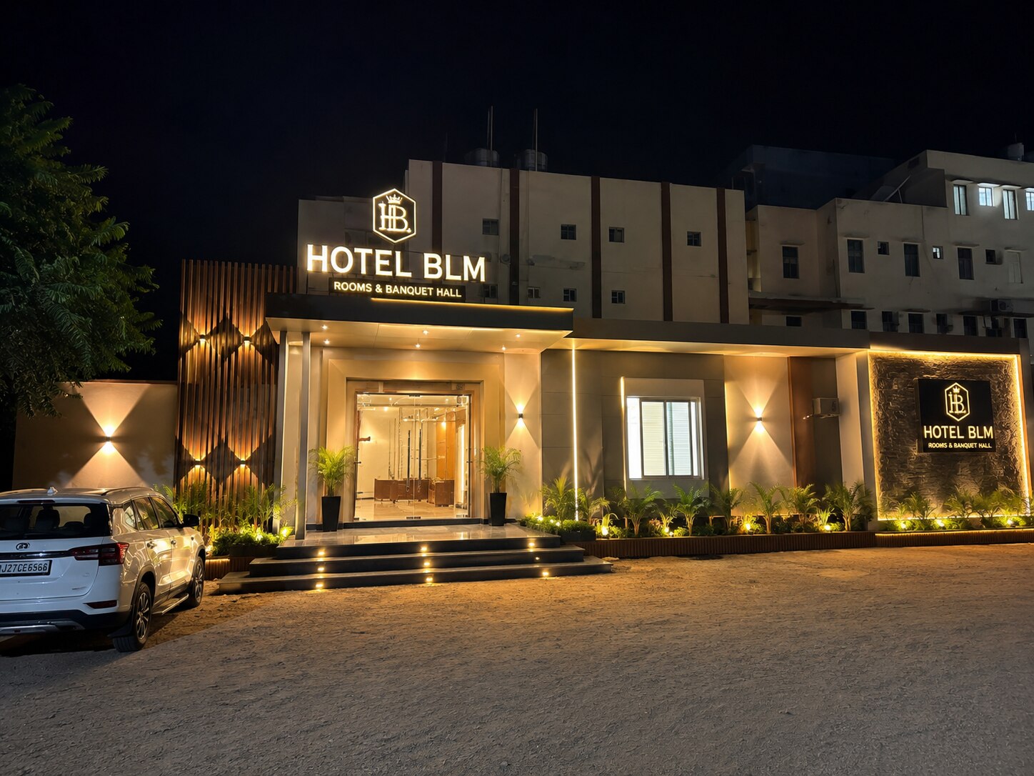 Hotel BLM 𝗕𝗢𝗢𝗞 Salasar Homestay