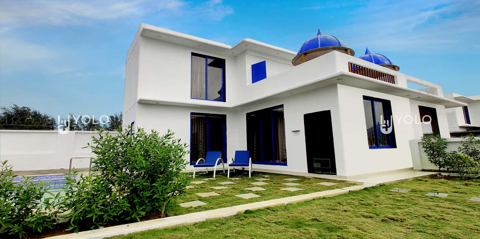 YOLOFarms 623 𝗕𝗢𝗢𝗞 Mandvi, Surat Farm House