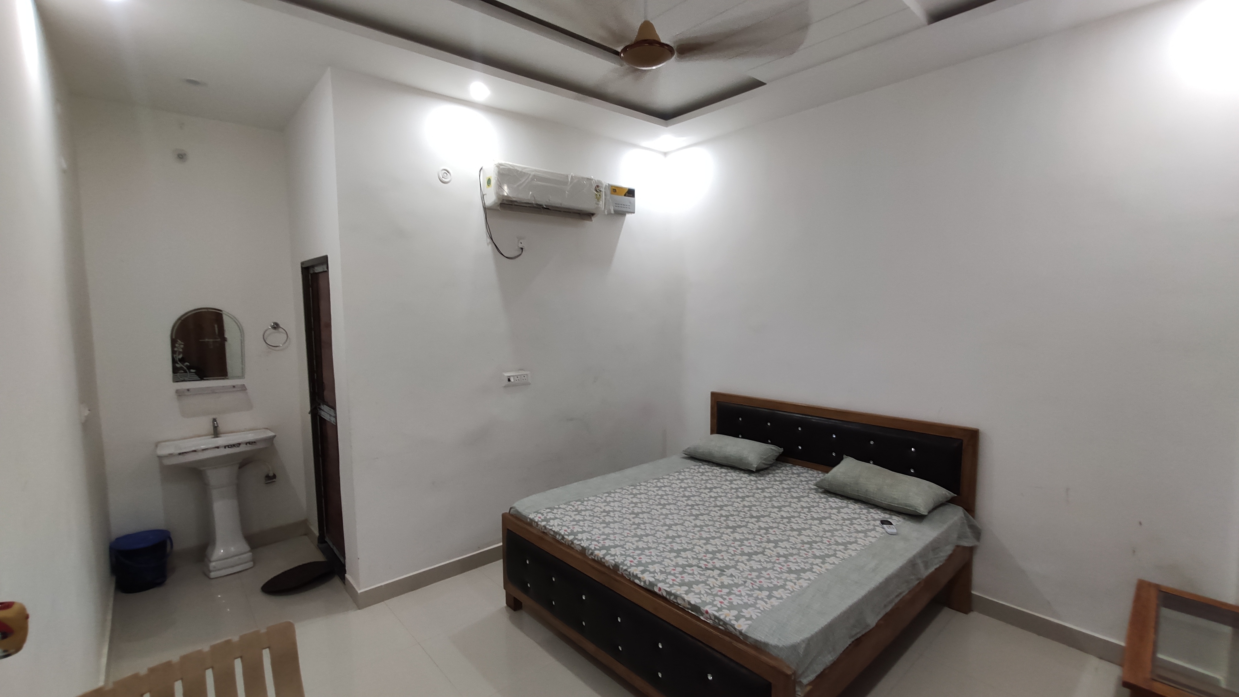 LDM Yatri Niwas 𝗕𝗢𝗢𝗞 Ayodhya Guest House