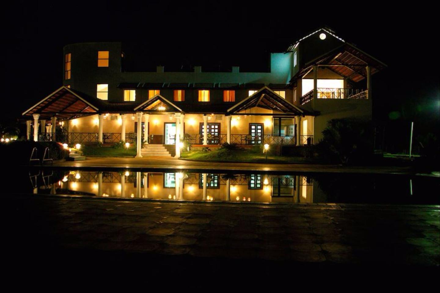 Club Magnolia 𝗕𝗢𝗢𝗞 Ramanagara Hotel