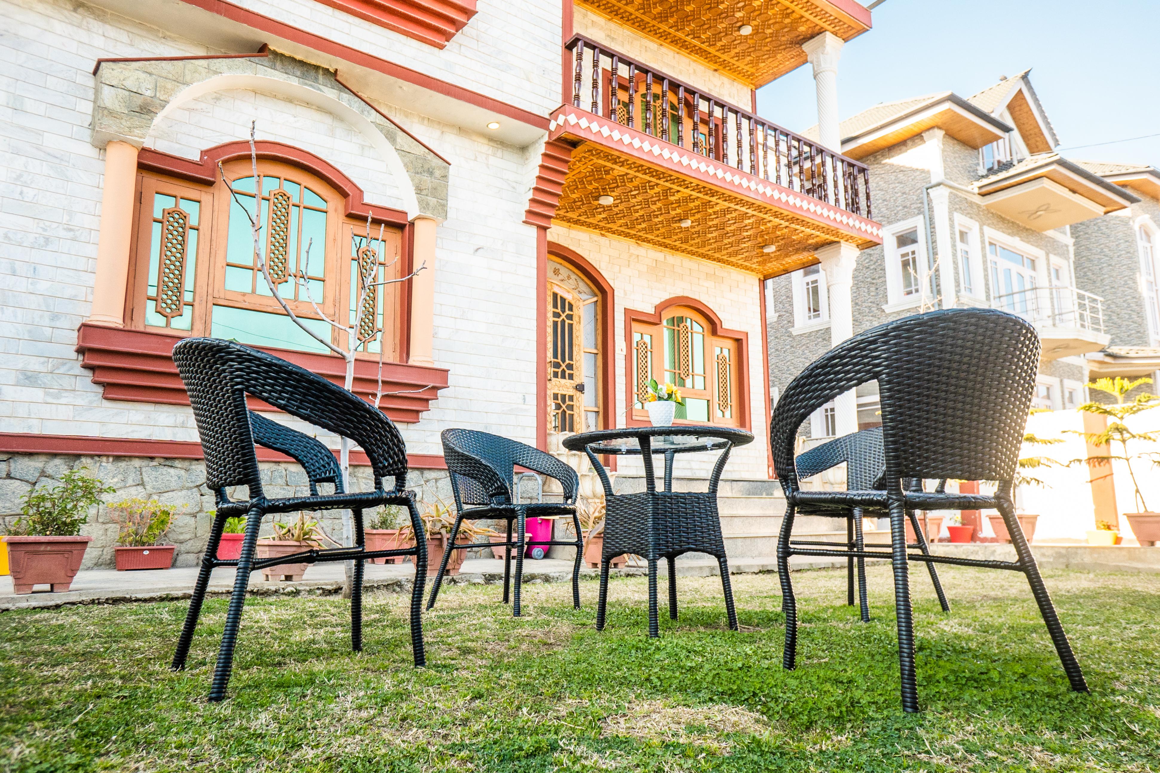 Simba Homestay A 1BR Shared Home In Kashmir by Homeyhuts 𝗕𝗢𝗢𝗞 Srinagar ...