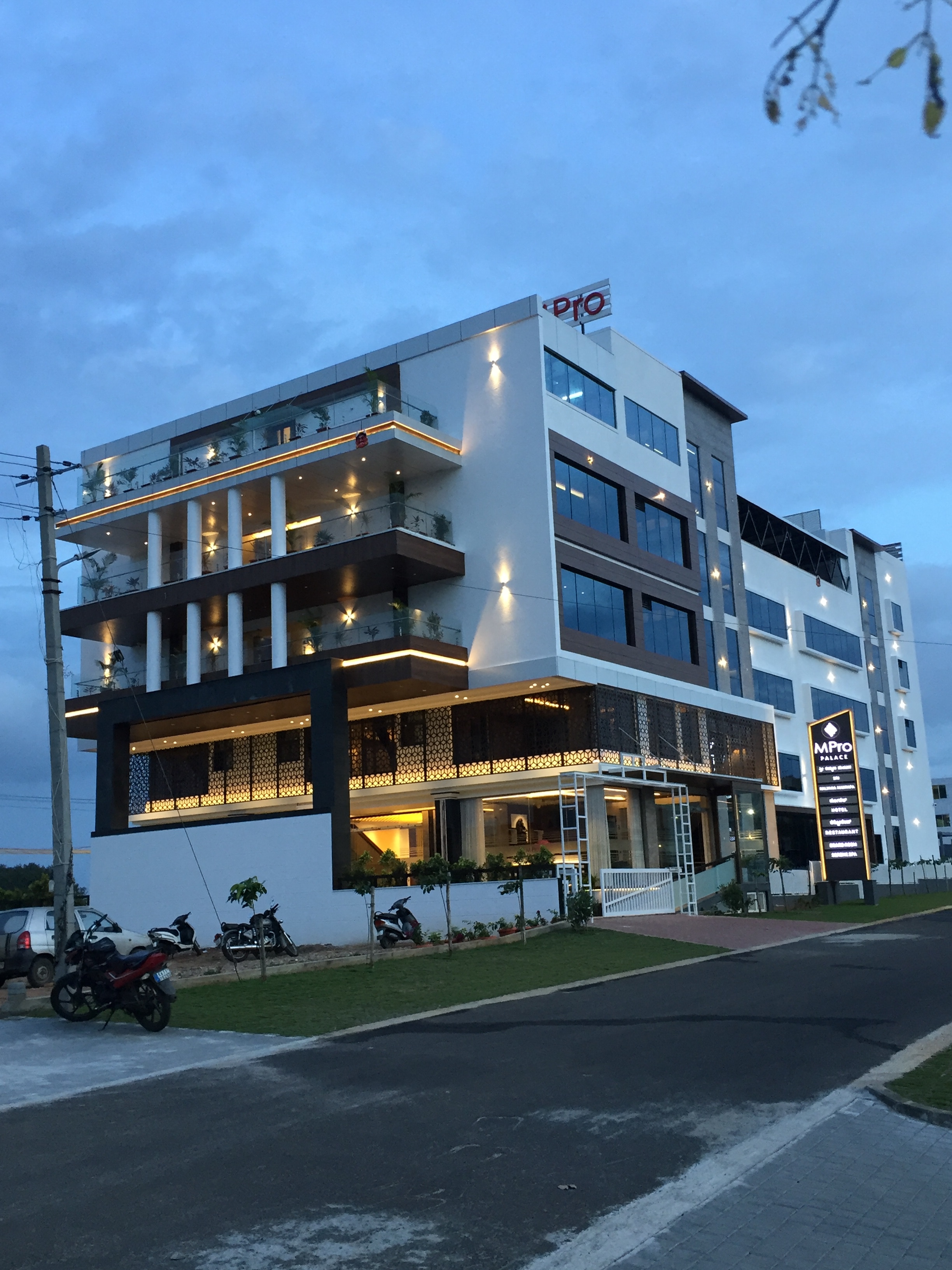 Hotel M Pro Palace Mysore - 12 Minutes to Mysore Palace Mysore ...