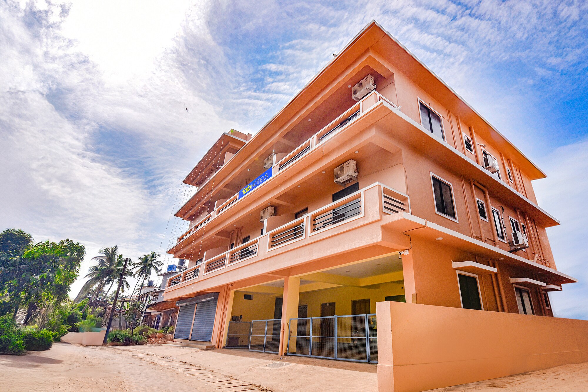 Fabhotel Baga Tulip - 500M From Baga Beach 𝗕𝗢𝗢𝗞 Goa Hotel