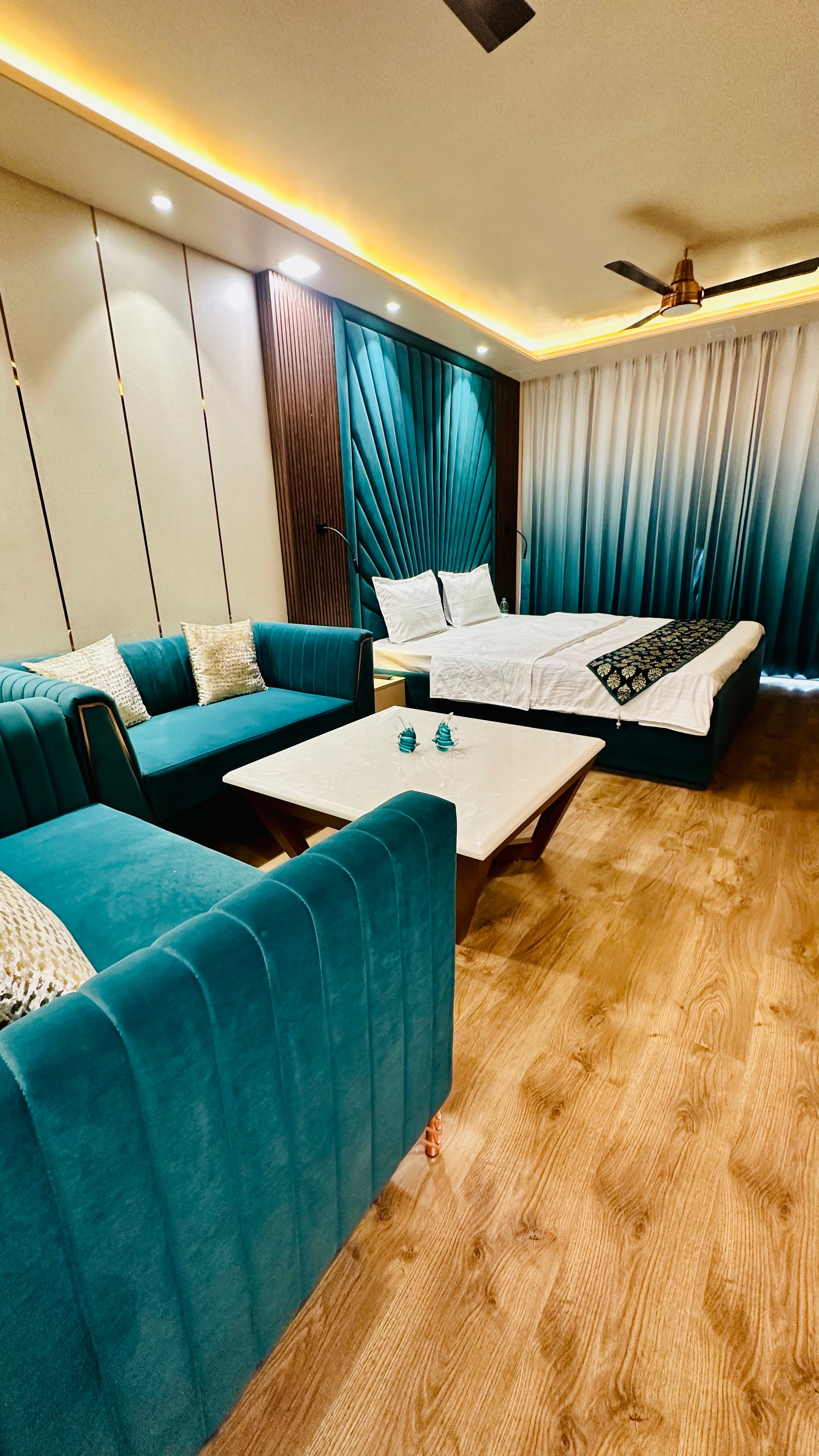Studio 808 luxury suite with skyline view balcony Apartment Jaipur ...