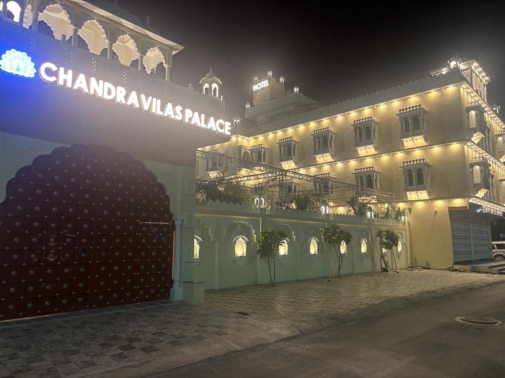 Rooms of CHANDRA VILAS PALACE HOTEL AND RESORT - Hotel in Jhalarapatan