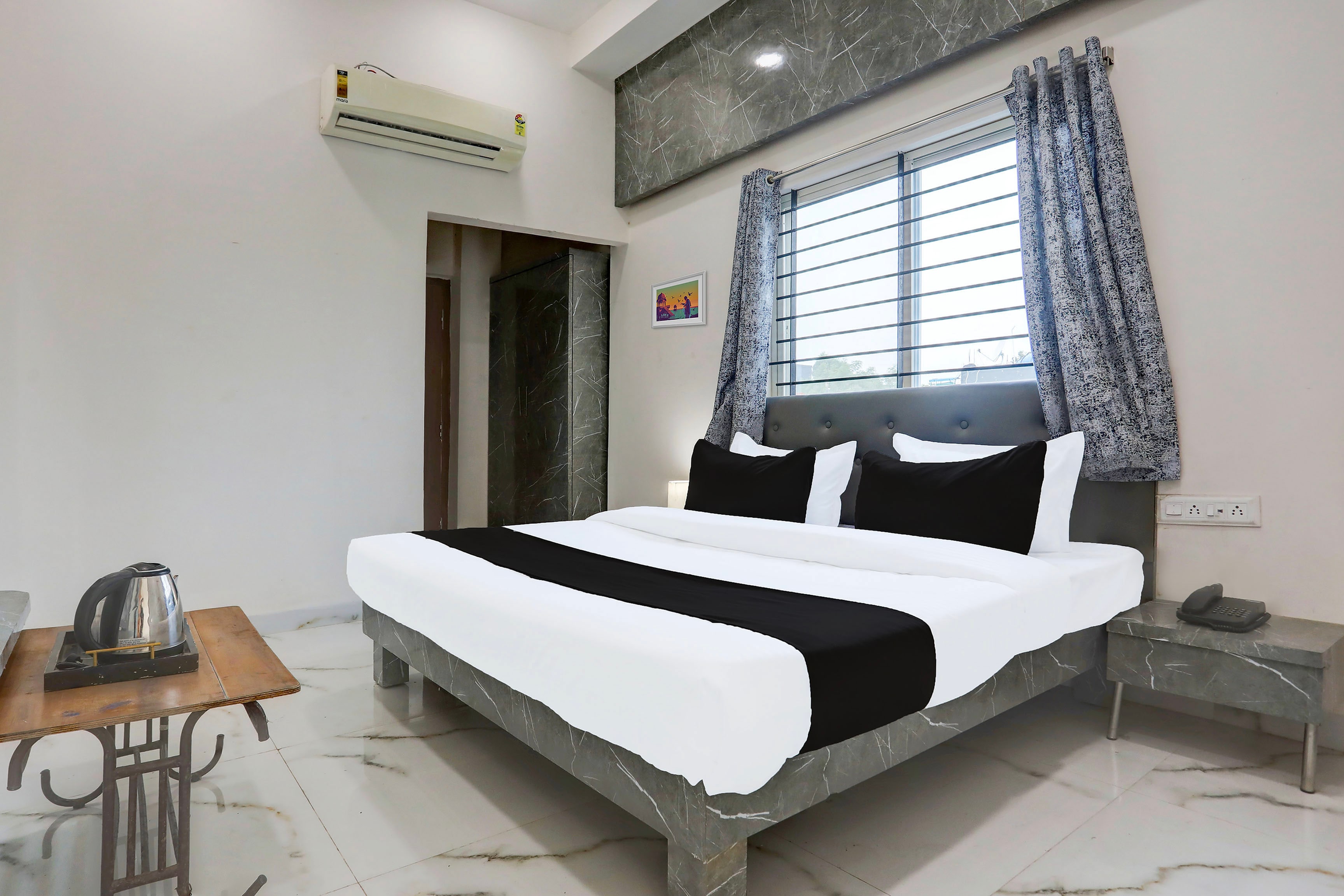 Hotel O Panchvati 𝗕𝗢𝗢𝗞 Indore Hotel