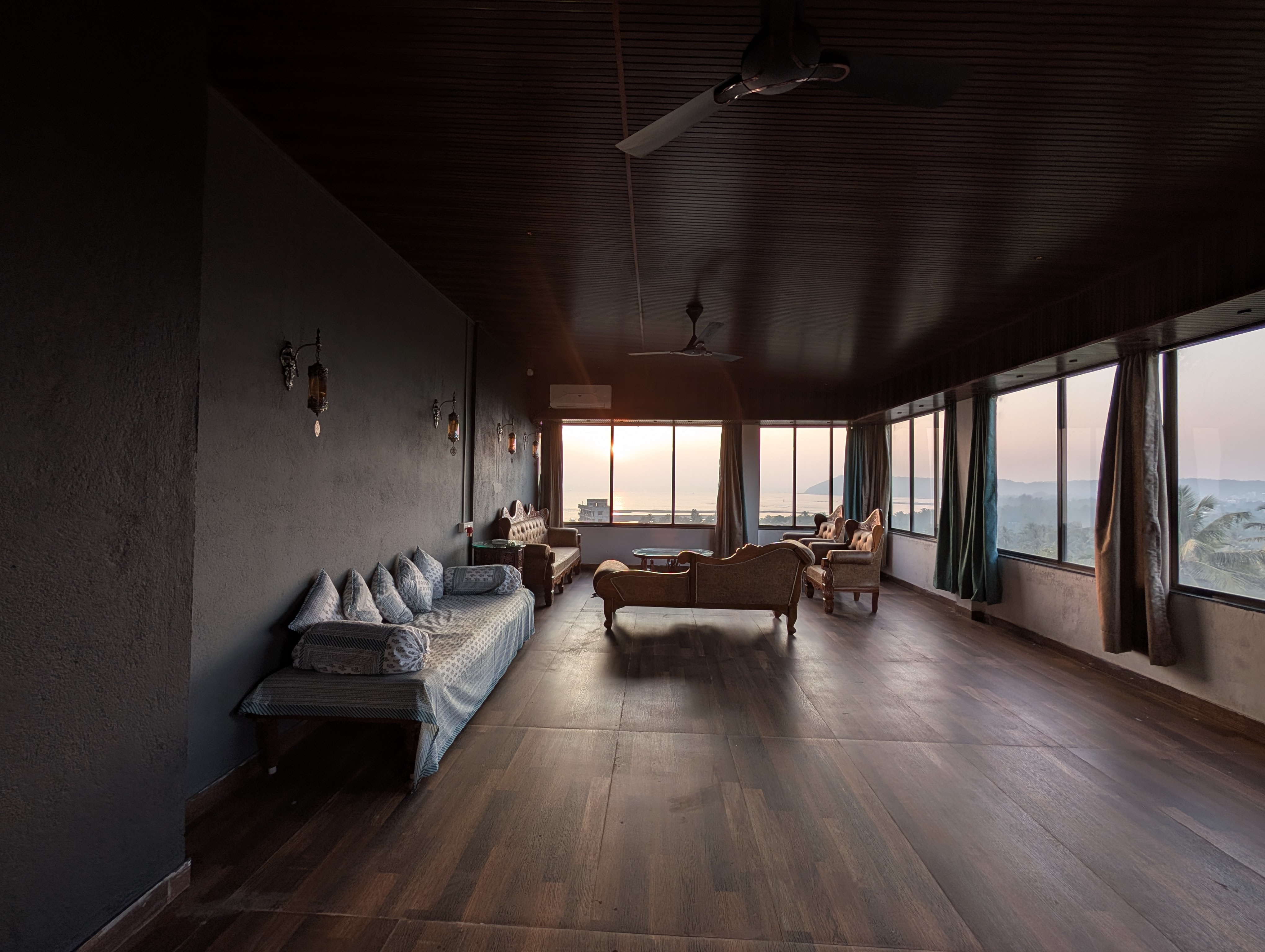 Sea Breezee 𝗕𝗢𝗢𝗞 Ratnagiri Apartment