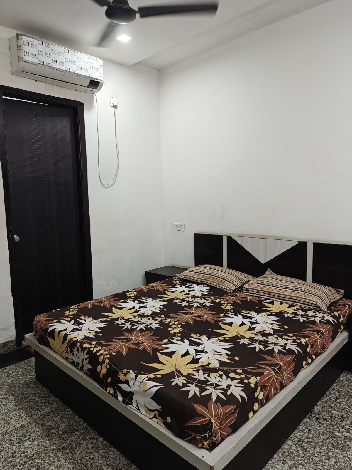 Shri Nikunj Vrindavan Dham 𝗕𝗢𝗢𝗞 Vrindavan Homestay