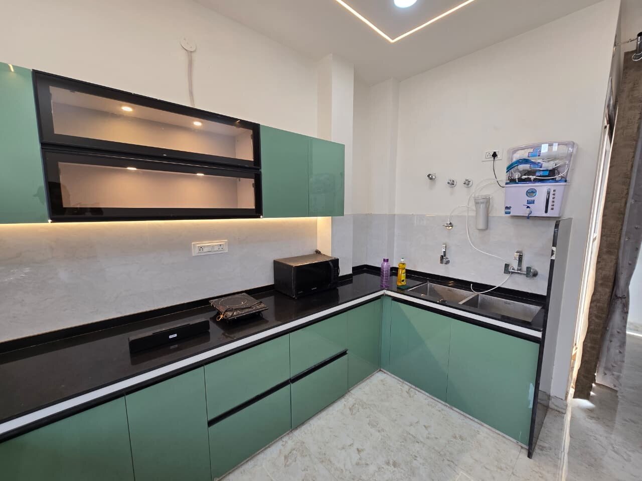 Modern Studio with Balcony Near Metro Airport 𝗕𝗢𝗢𝗞 Jaipur Apartment