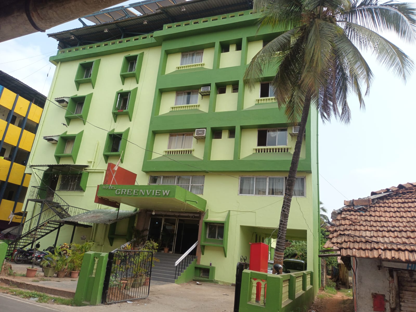 Amenities of Green View Hotel