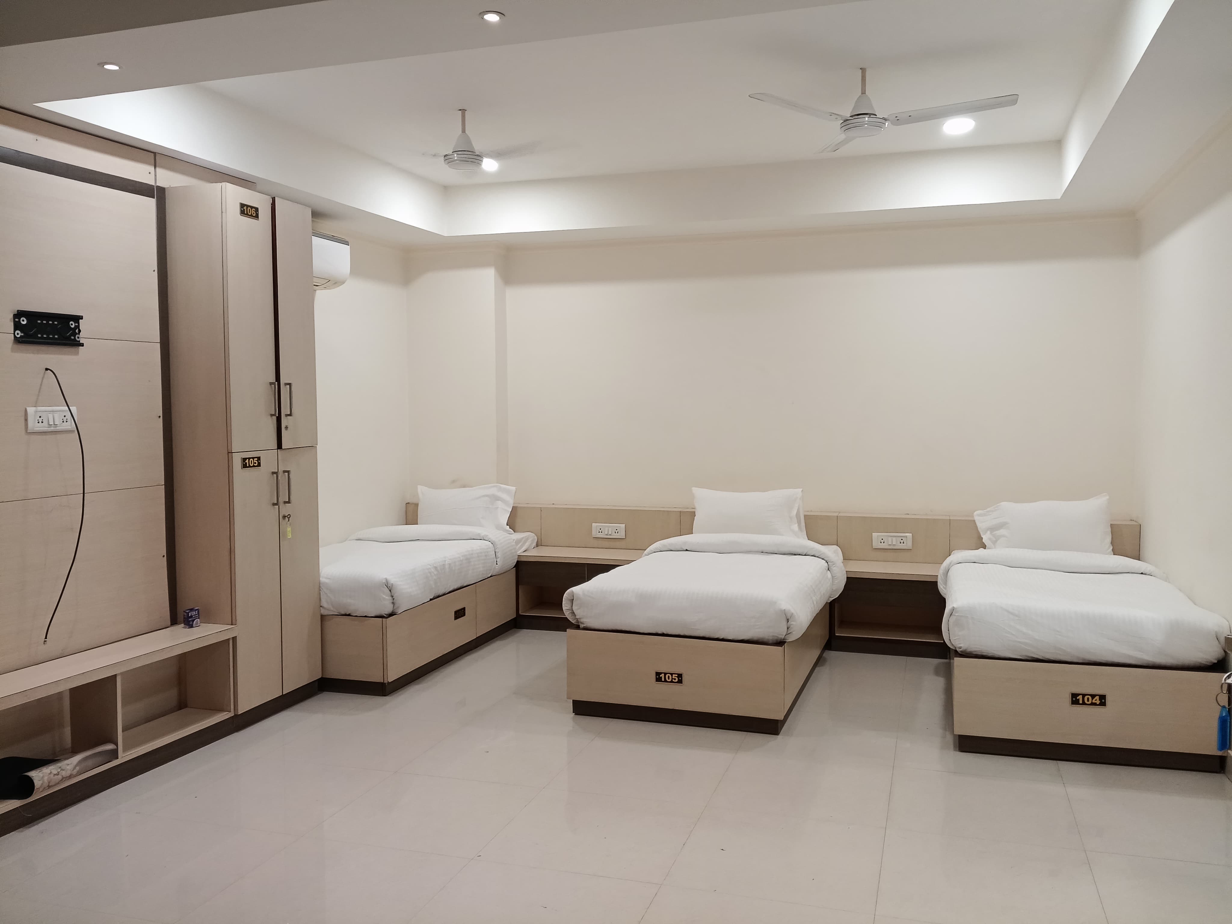 HARI HARAN PRESTIGE 𝗕𝗢𝗢𝗞 Varanasi Hotel