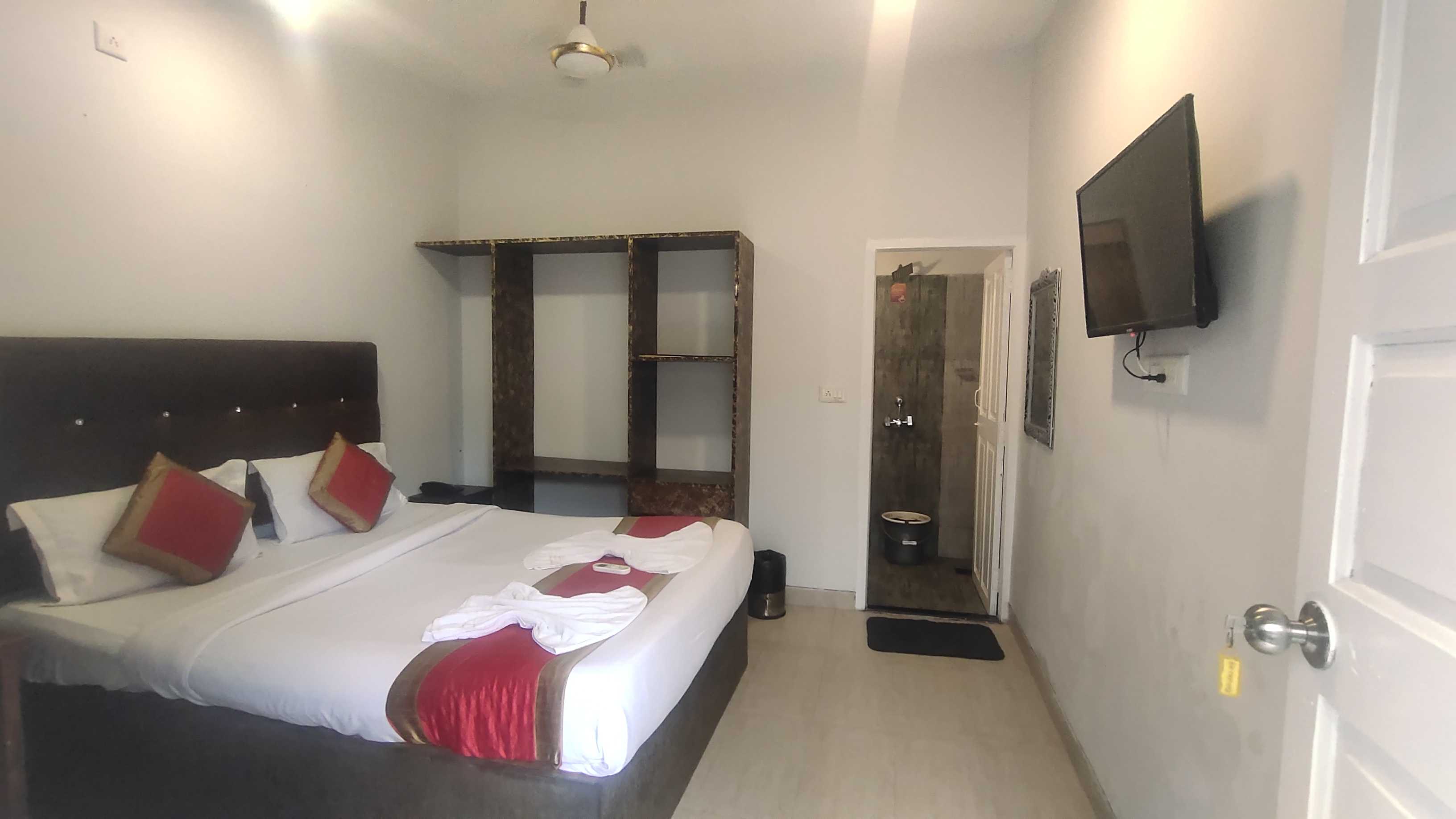 Collection O Titos Lane Baga Formerly Hotel Victoria Goa - Reviews ...