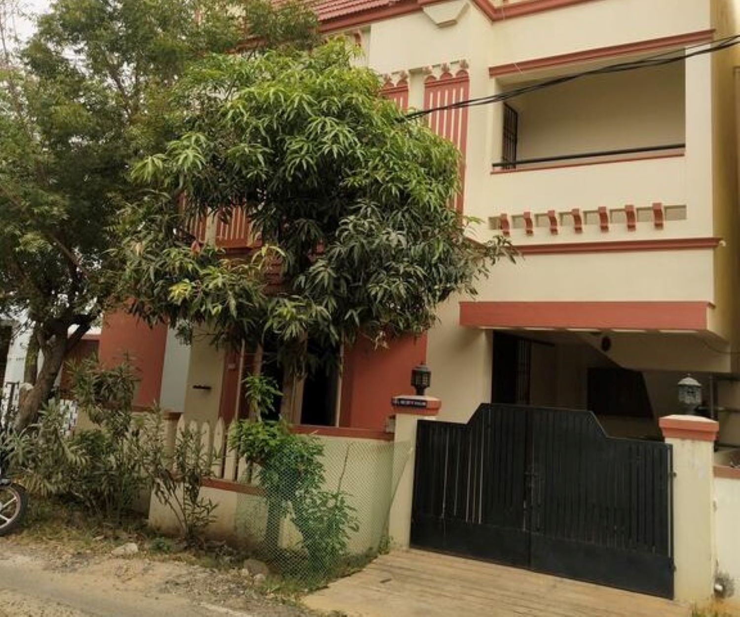 Remisha Duplex 2 𝗕𝗢𝗢𝗞 Chennai Apartment