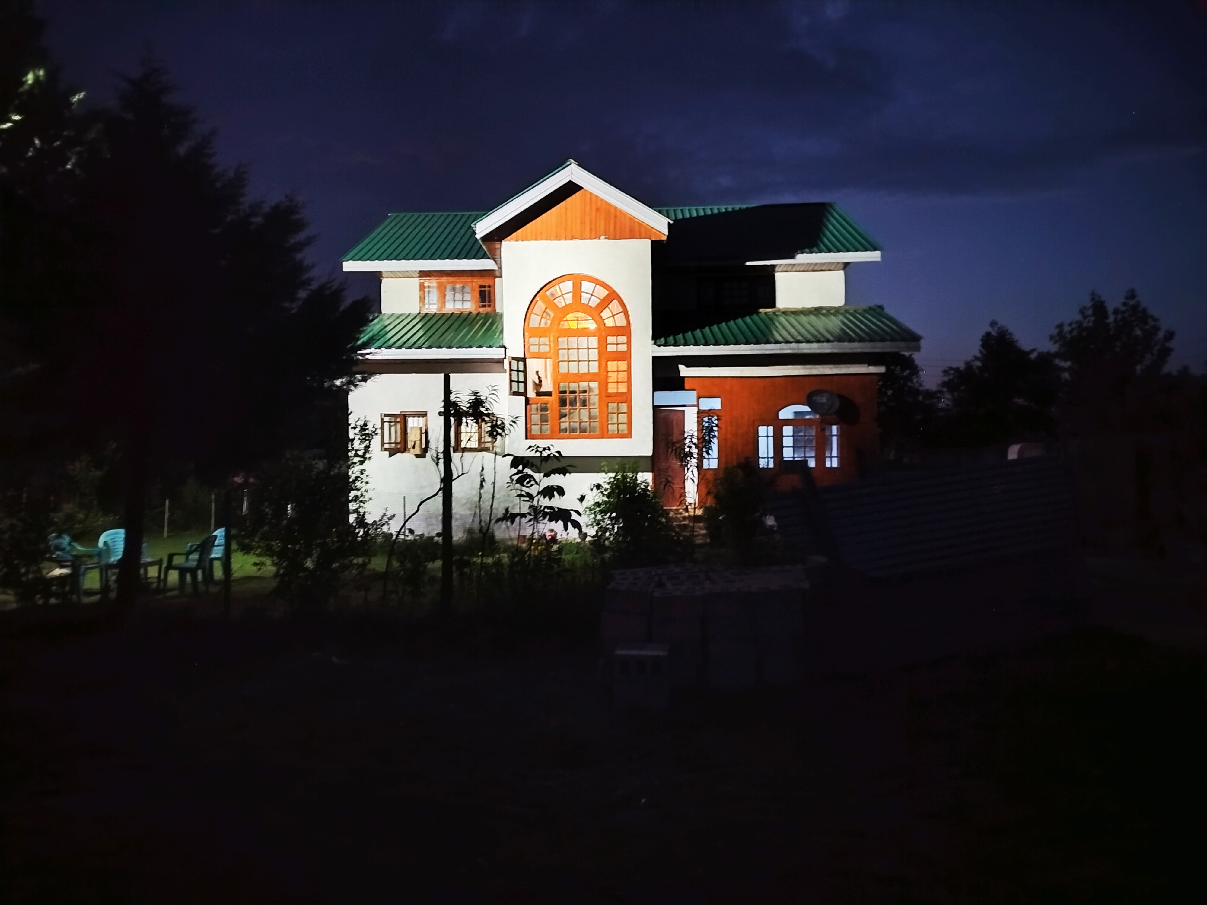 The bilt farmhouse 𝗕𝗢𝗢𝗞 Baramulla Farm House