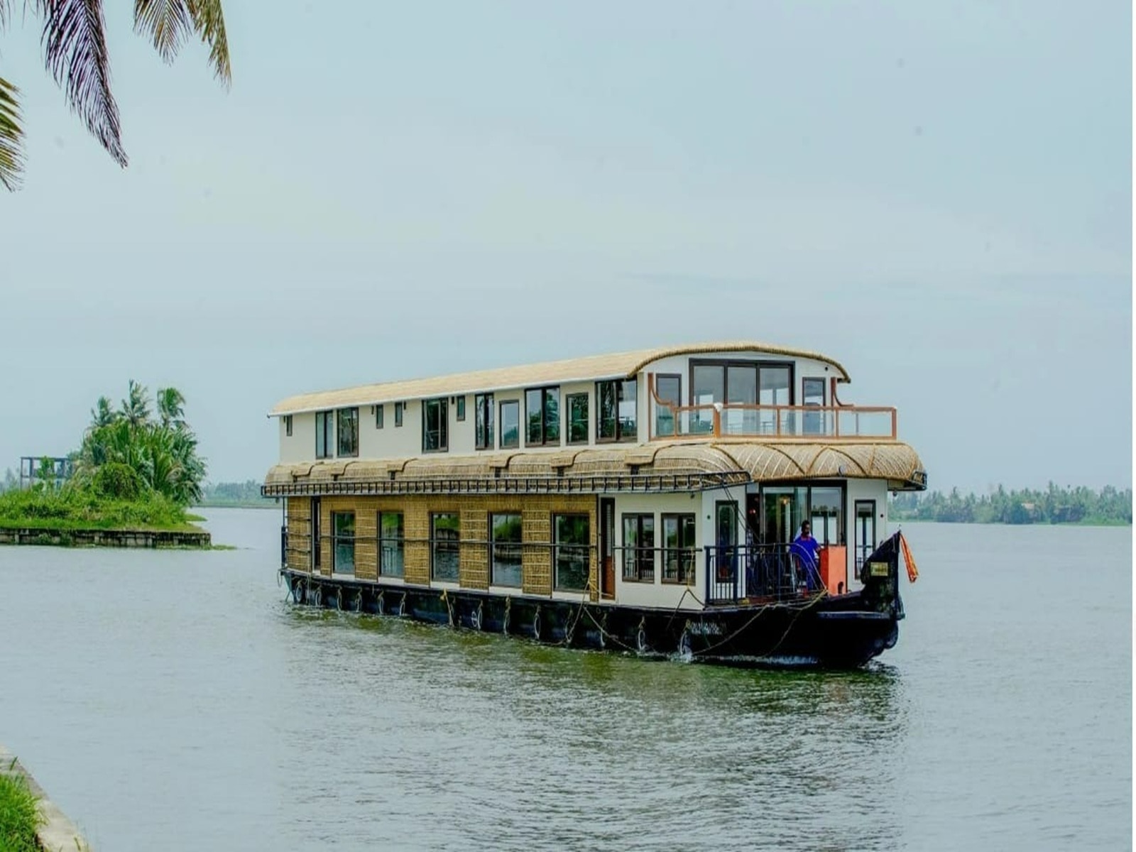 Ultra luxury house boat Alleppey by LexStays Houseboat Alleppey ...