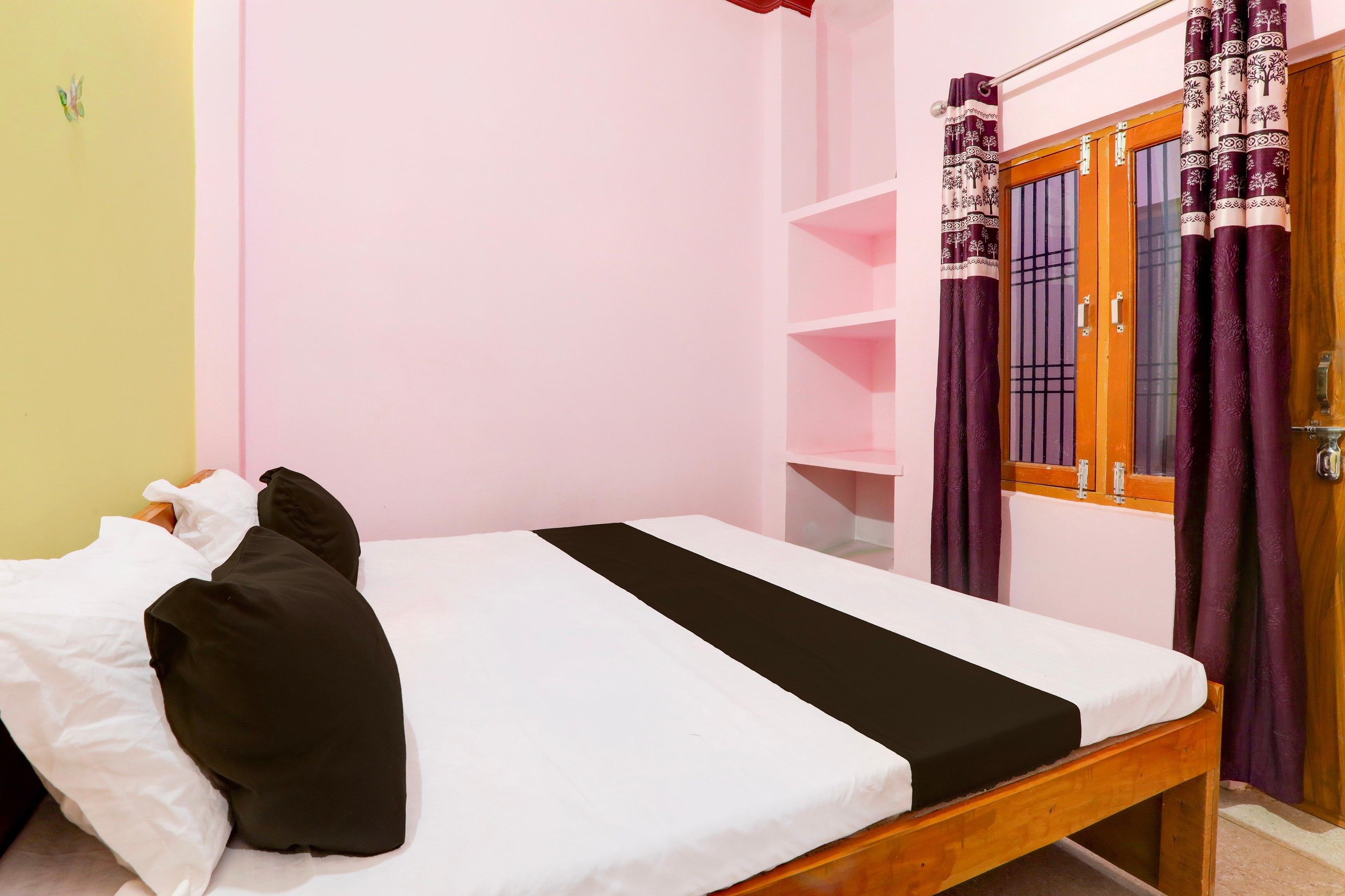 Hotel O A R Palace 𝗕𝗢𝗢𝗞 Mampur Bana Hotel