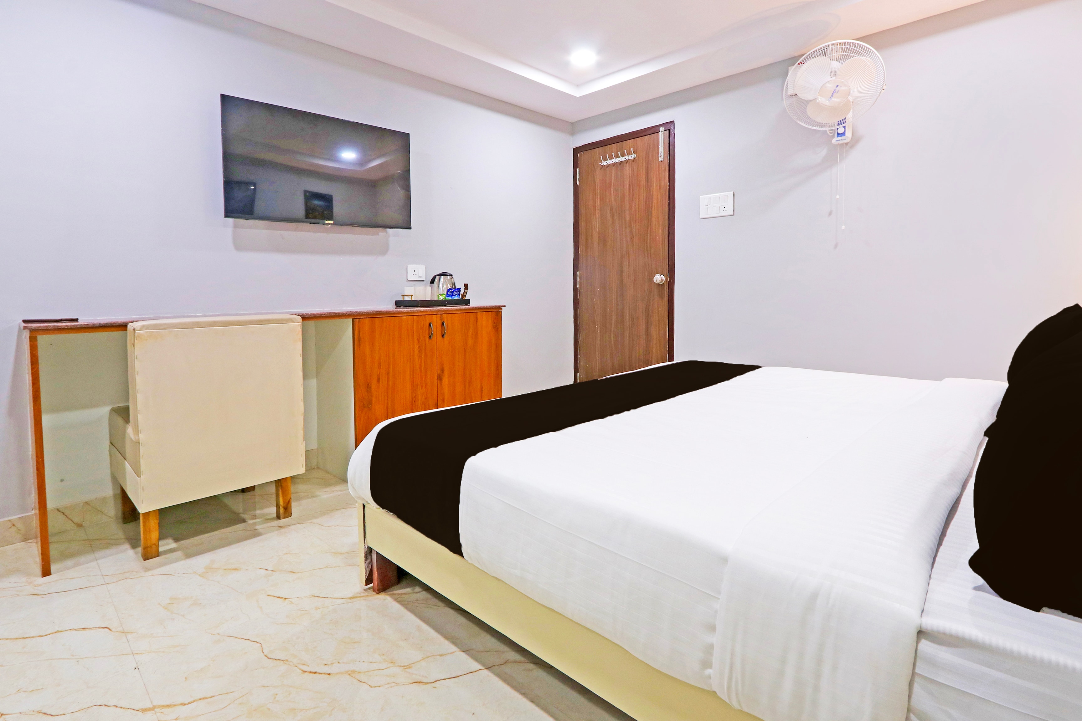 Super Townhouse QUALIA ELITE S R NAGAR 𝗕𝗢𝗢𝗞 Hyderabad Hotel