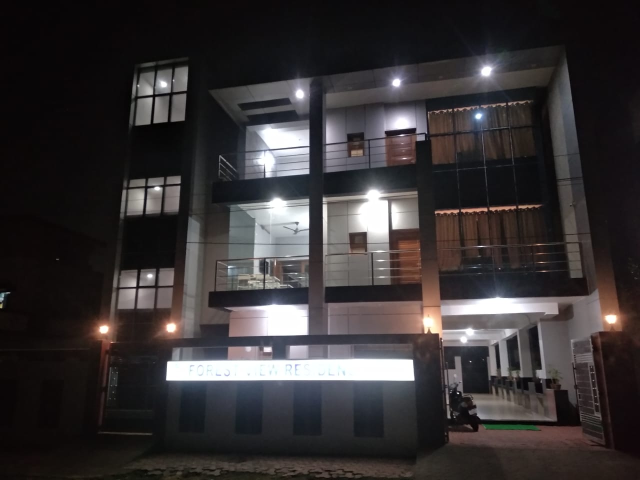 Forest View Residency 𝗕𝗢𝗢𝗞 Bhubaneshwar Apartment