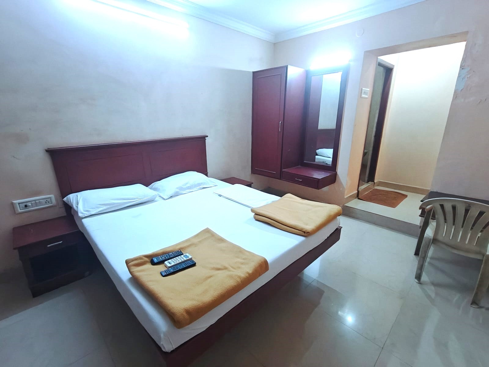 Hotel Sudhara 𝗕𝗢𝗢𝗞 Chennai Hotel