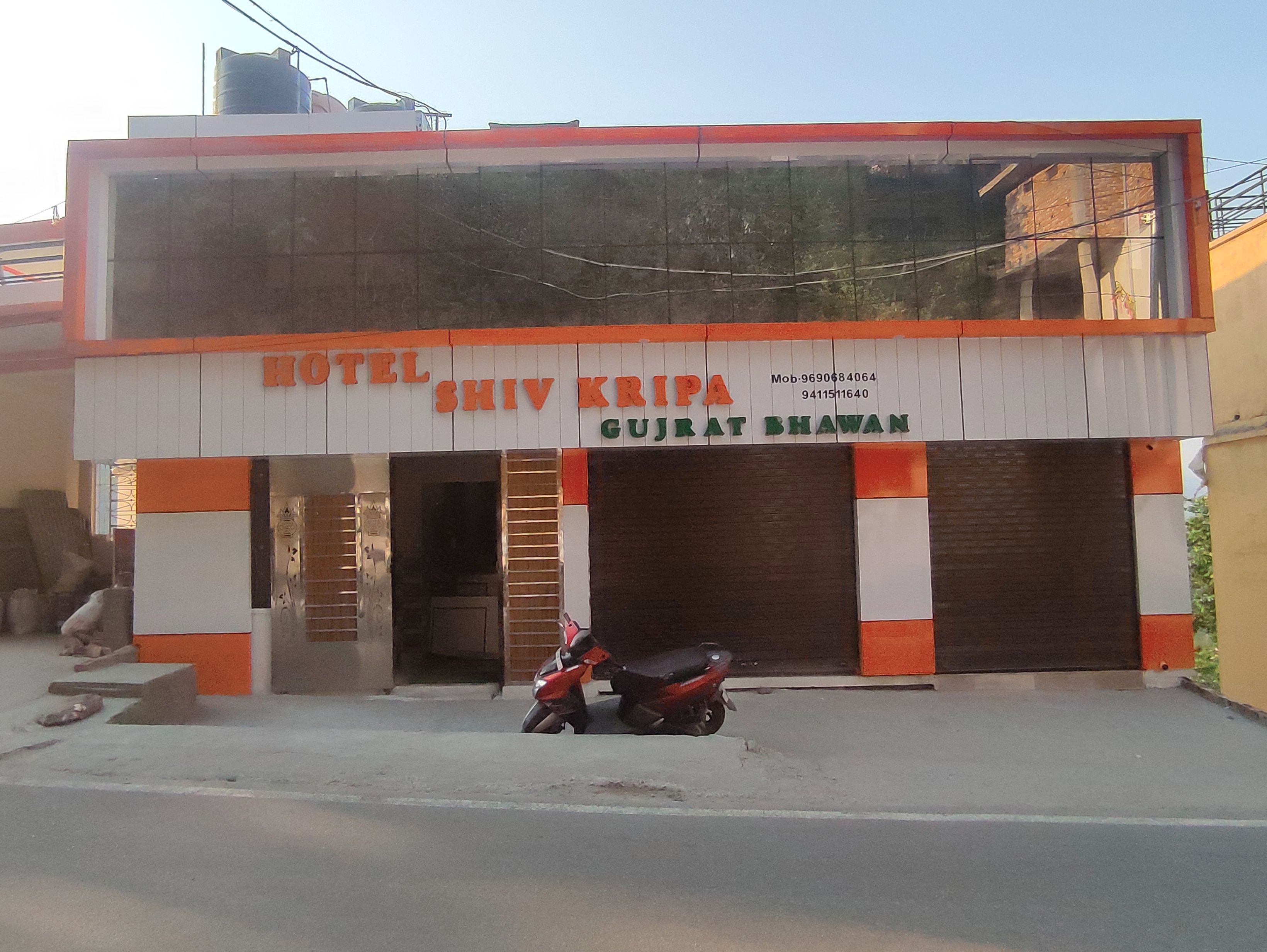 Shiv Kripa Gujarat Bhawan 𝗕𝗢𝗢𝗞 Guptkashi Hotel