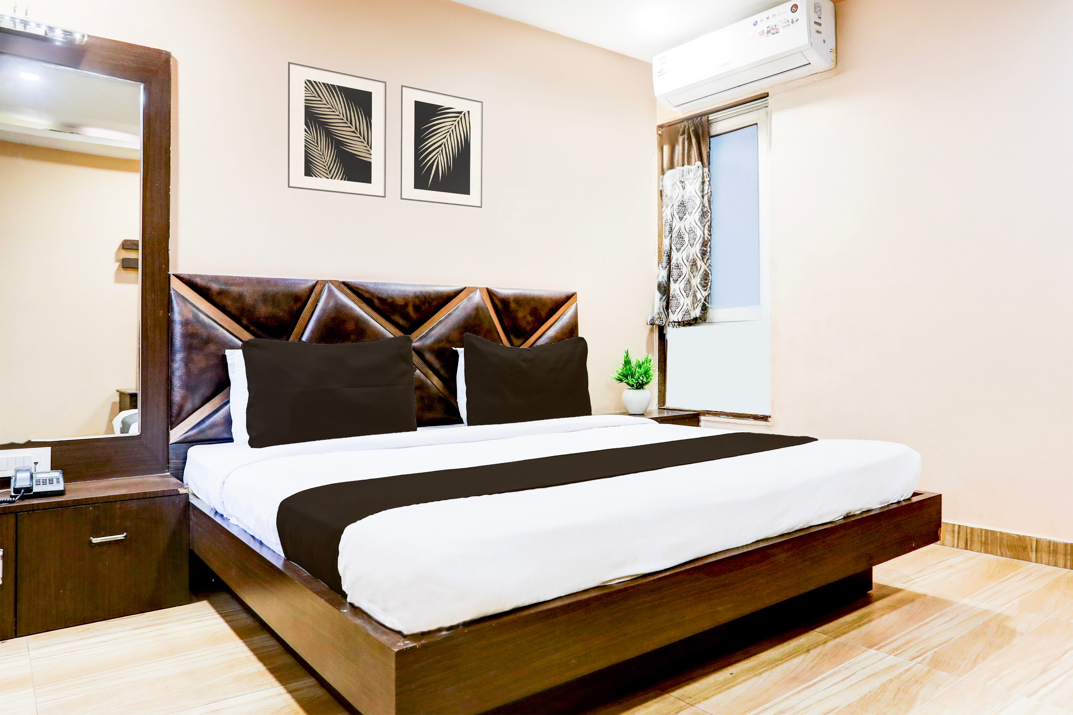 Super Collection O Kampoo Tiraha Road formerly Siddhi Vinayak Hotel ...