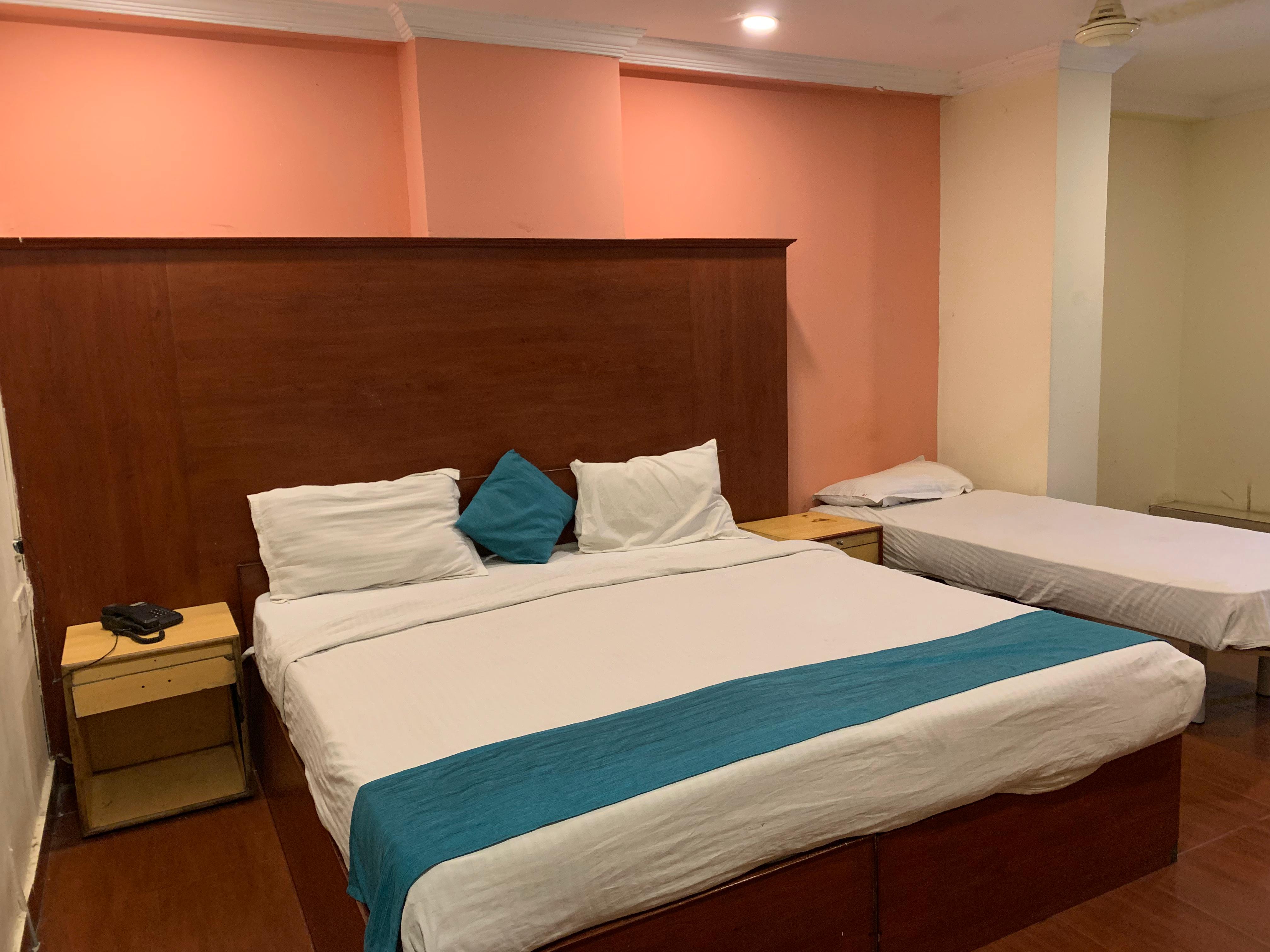 Townside Hi-Tech Madhapur Apartment | Room & Caretaker 𝗕𝗢𝗢𝗞 Hyderabad Apartment