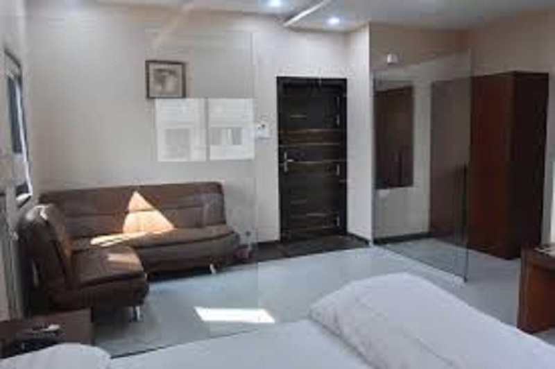 hotel green leaf residency 𝗕𝗢𝗢𝗞 Parbhani Hotel