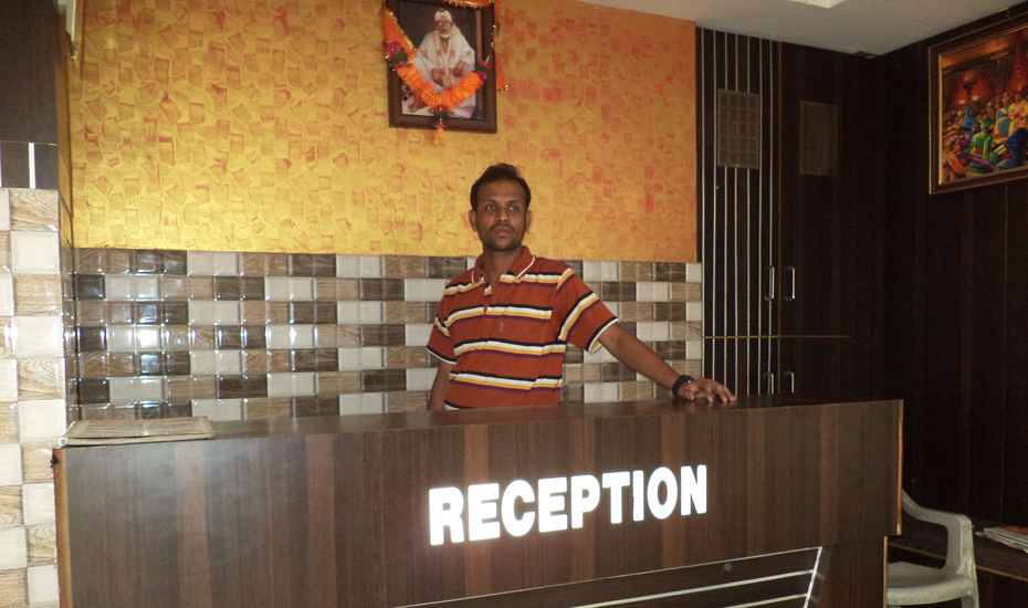 Hotel Jijamata Palace 𝗕𝗢𝗢𝗞 Shirdi Guest House