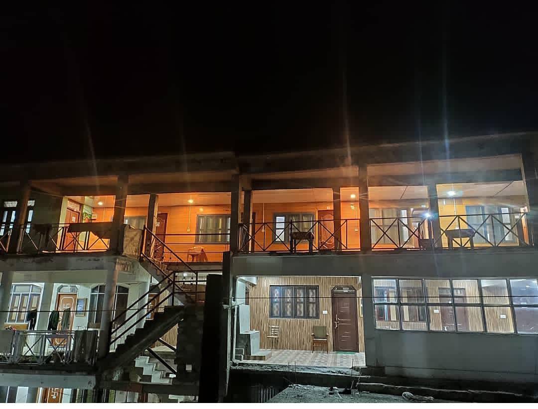 Hotel Priya 𝗕𝗢𝗢𝗞 Joshimath Apartment