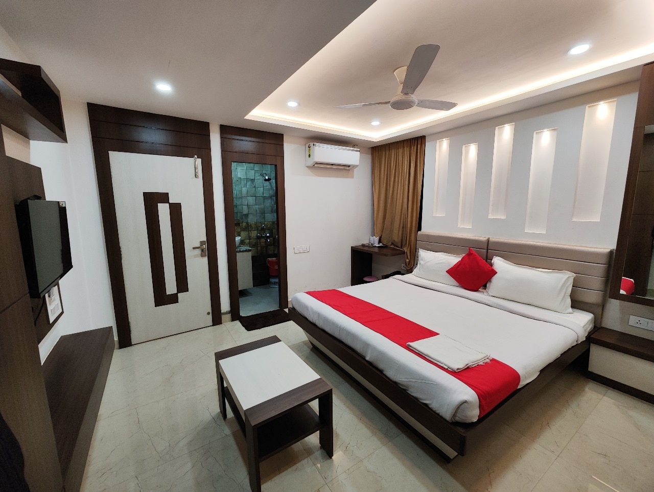 RUDRAKSH INN ( 2 MIN WALKING FROM BABA BADYANATH DHAM ) Hotel Deoghar ...