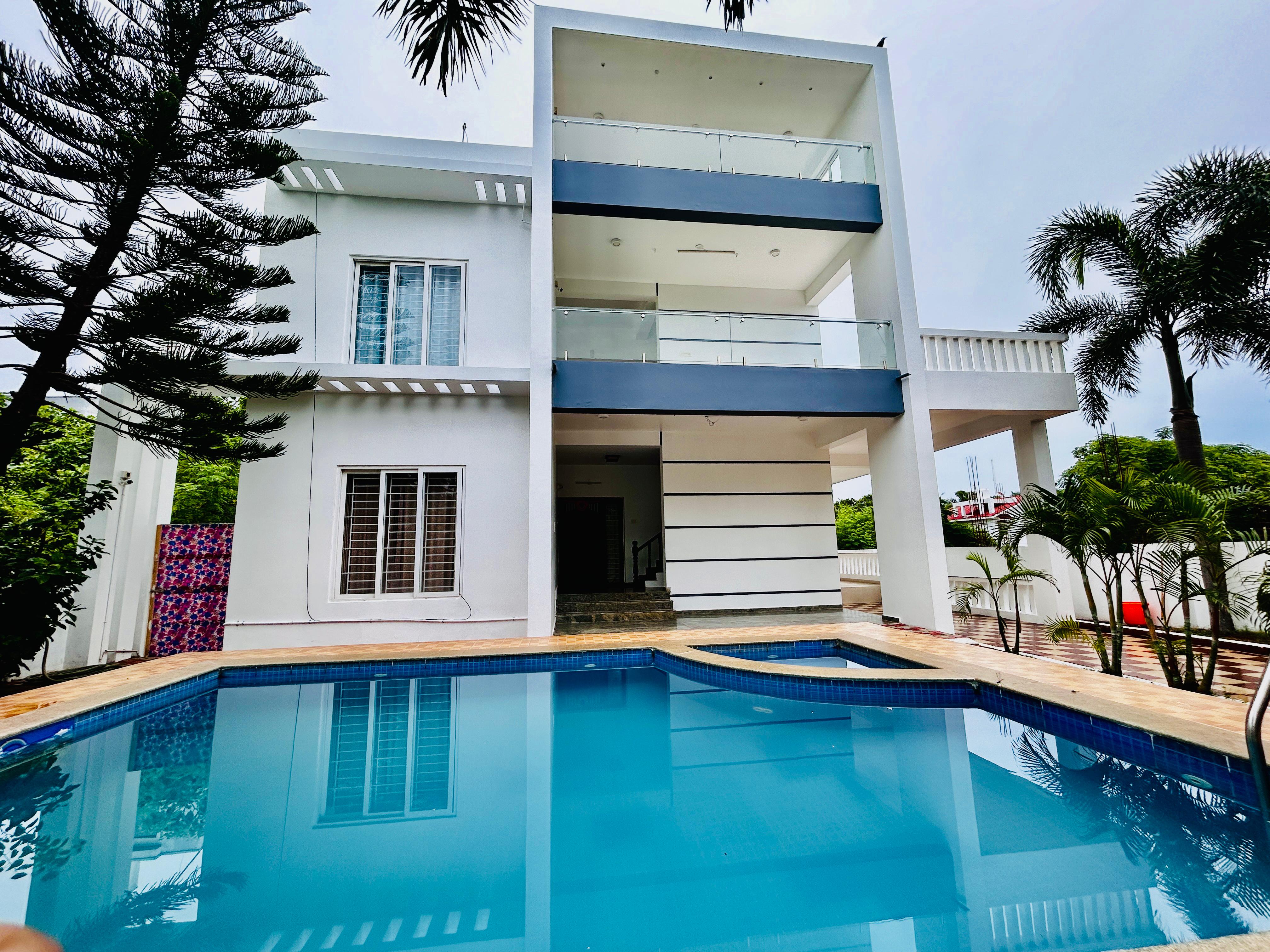 Raj Beach Garden 𝗕𝗢𝗢𝗞 Chennai Villa