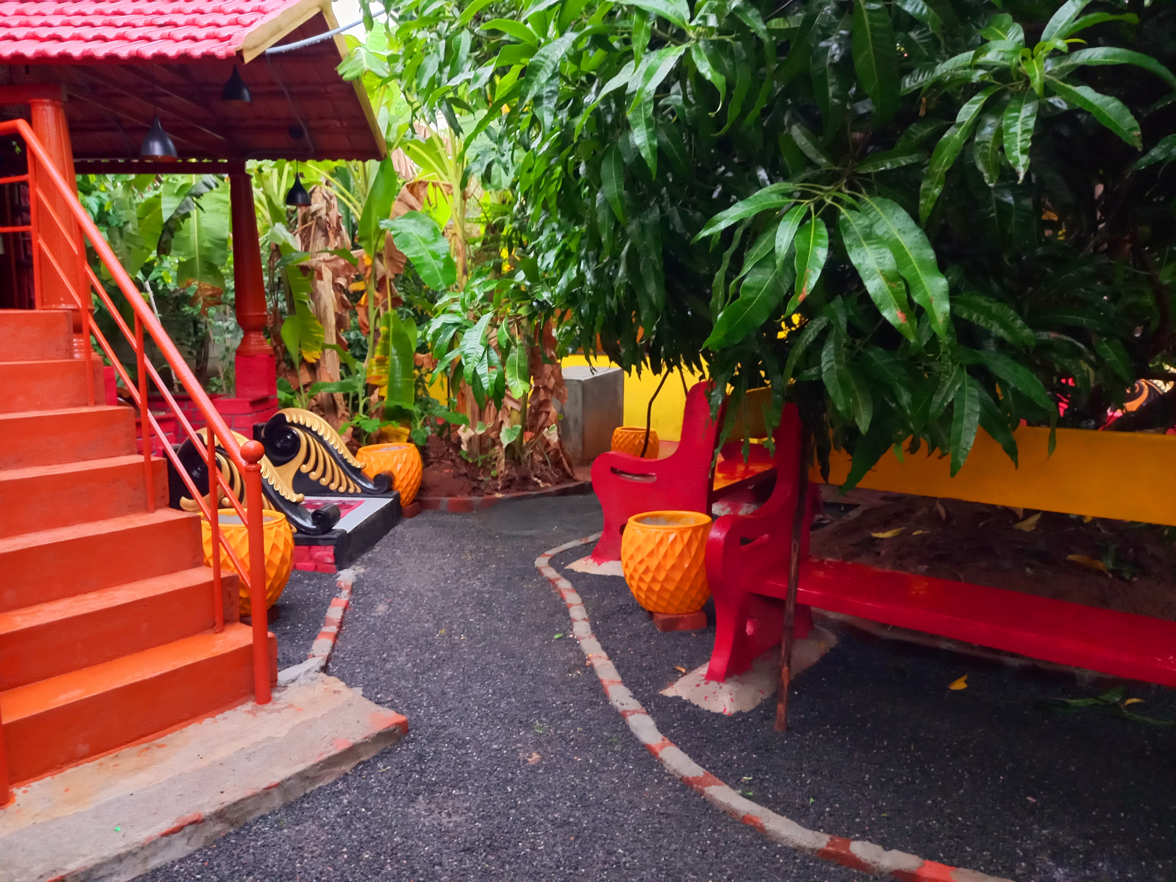 Smith garden hut 3 𝗕𝗢𝗢𝗞 Auroville Farm House