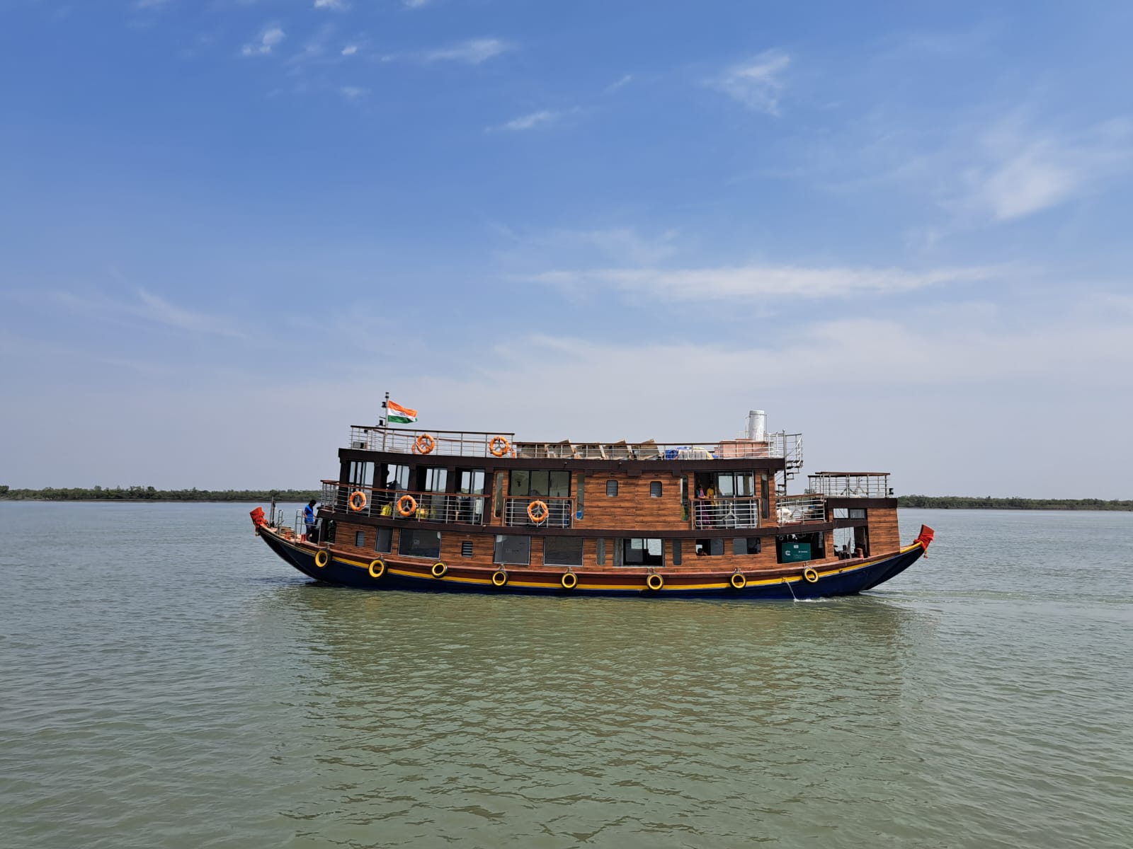 M.V. MACHRANGA Houseboat Sundarbans - Reviews, Photos & Offer