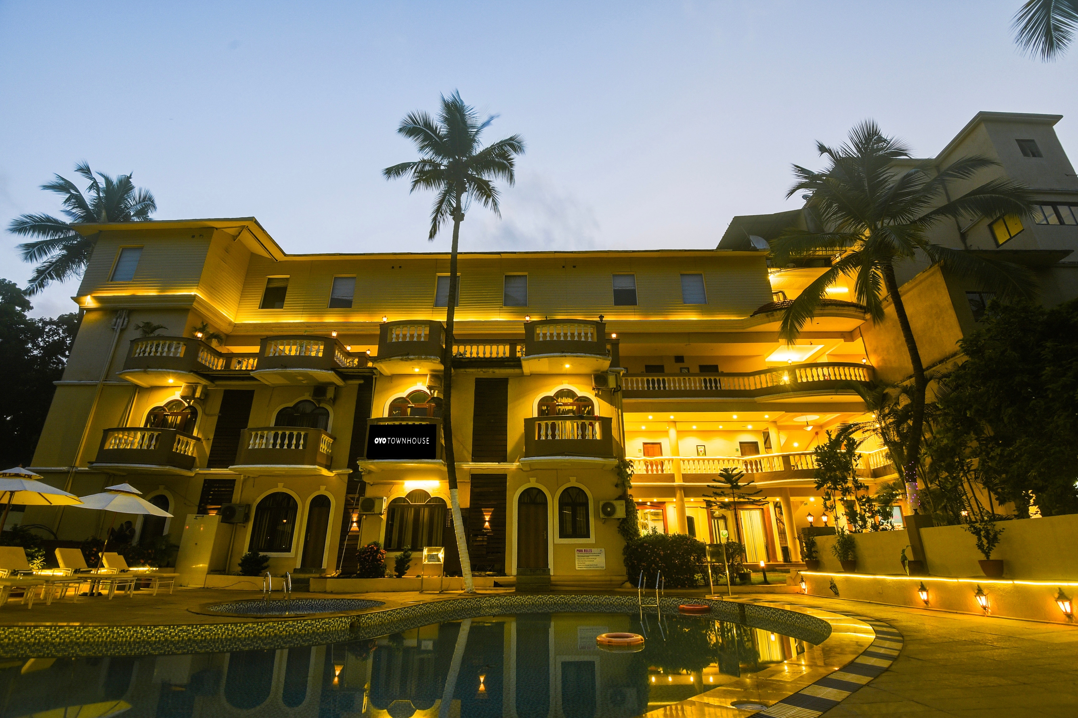 Townhouse Coastel Sun View Hotels 𝗕𝗢𝗢𝗞 Goa Hotel