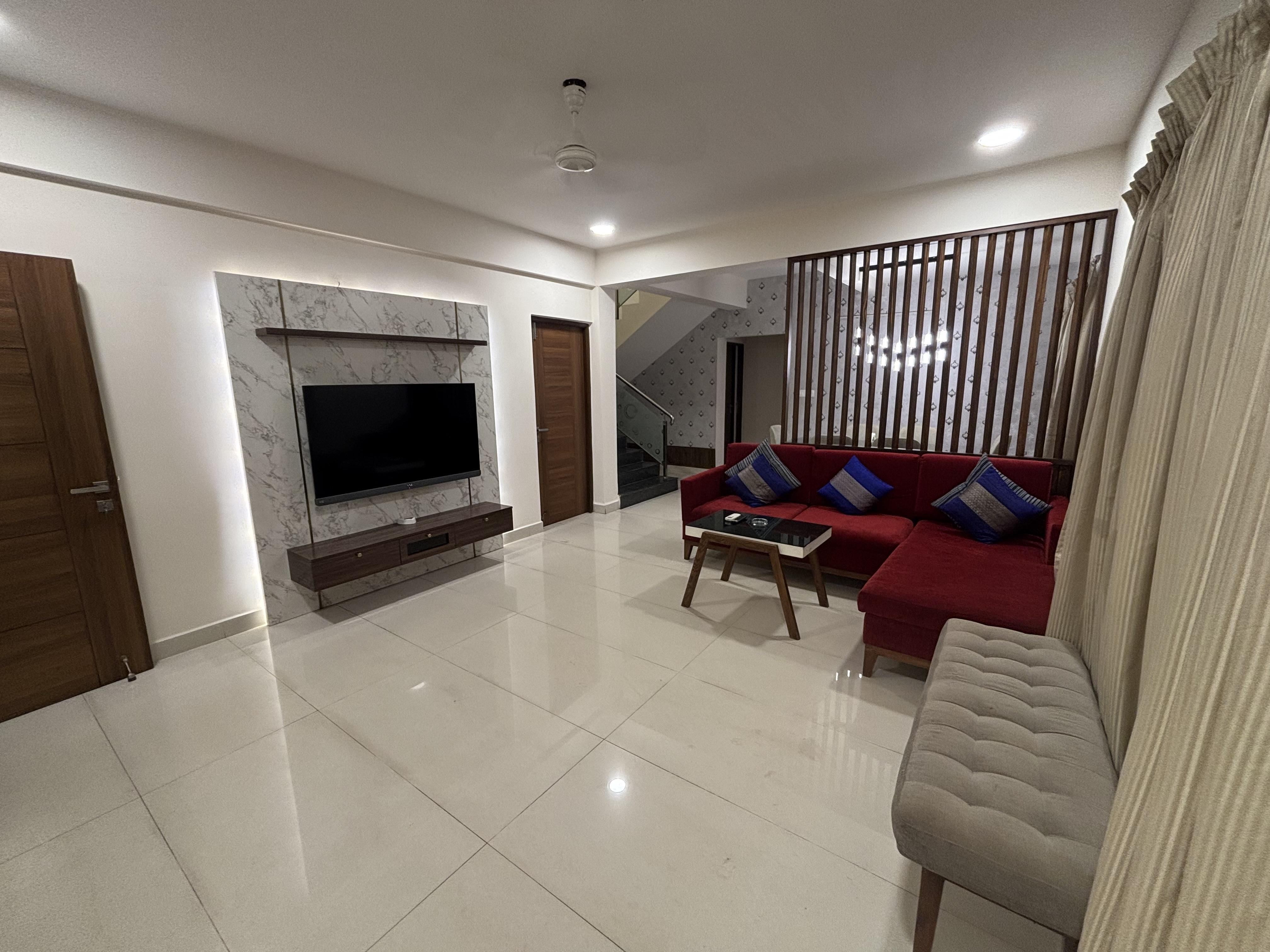 Villa SeaBreeze - Gorgeous 4BHK w/ Pool & Jacuzzi 𝗕𝗢𝗢𝗞 Goa Villa