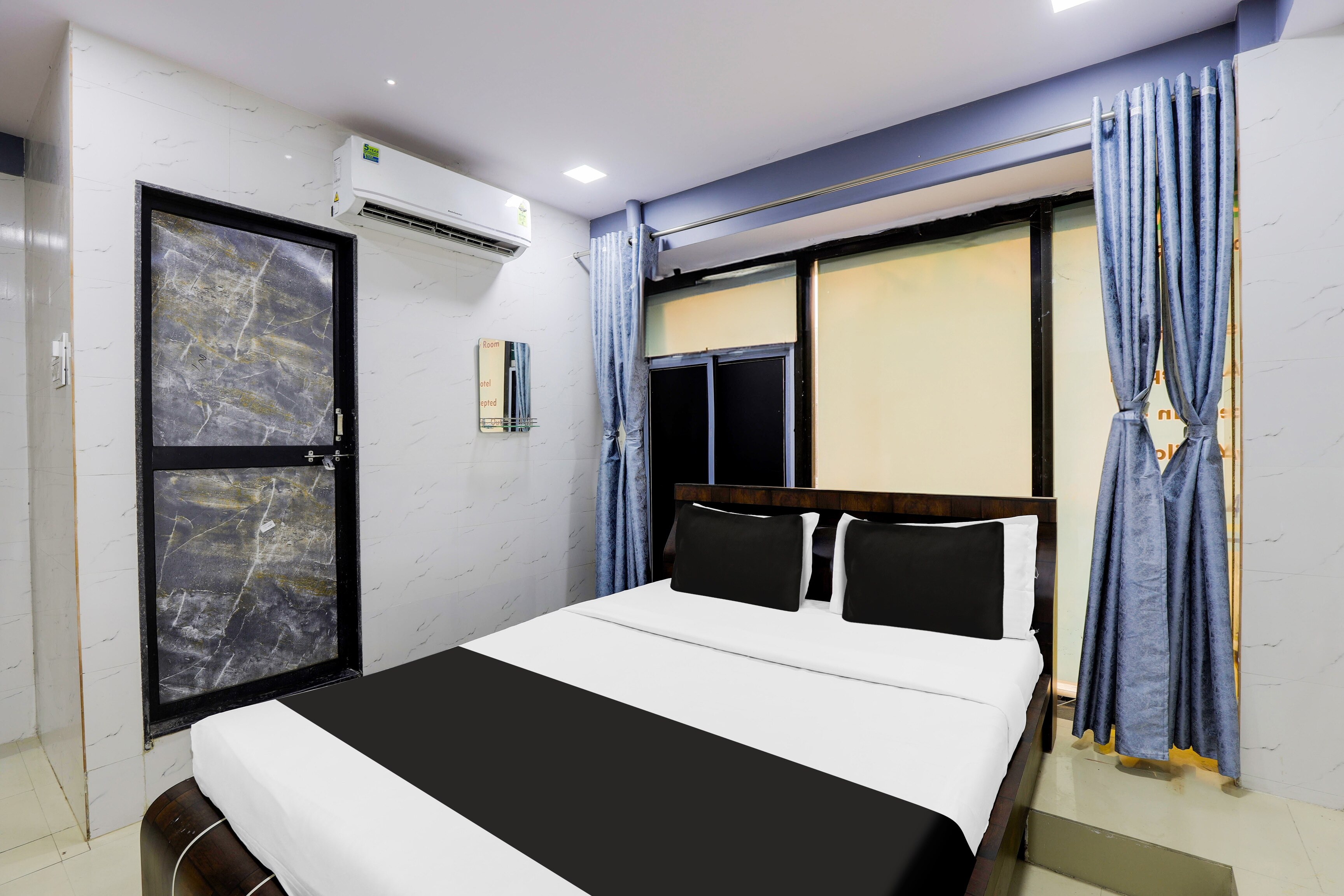 Amenities of live with SRT600