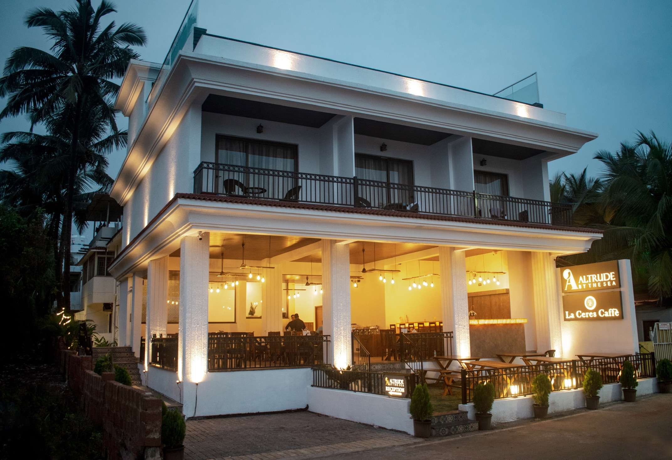 Altrude By The Sea 𝗕𝗢𝗢𝗞 Goa Hotel