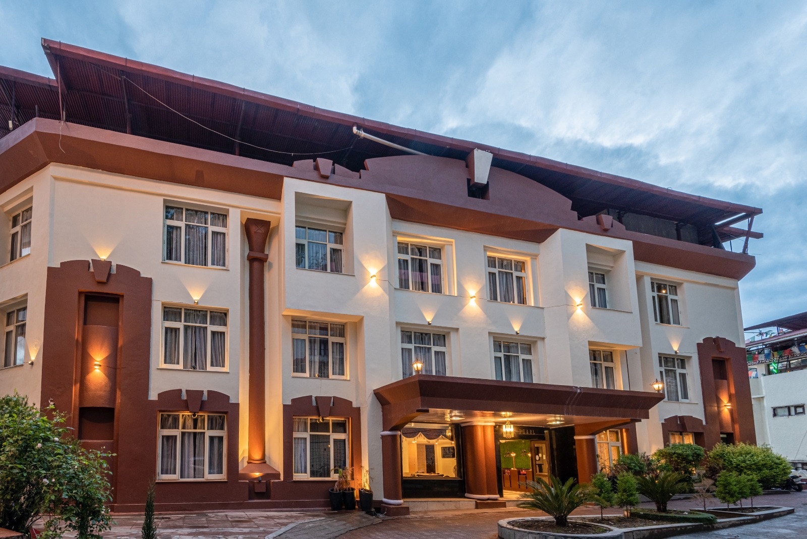DLS Hotel Pearl 𝗕𝗢𝗢𝗞 Mussoorie Hotel