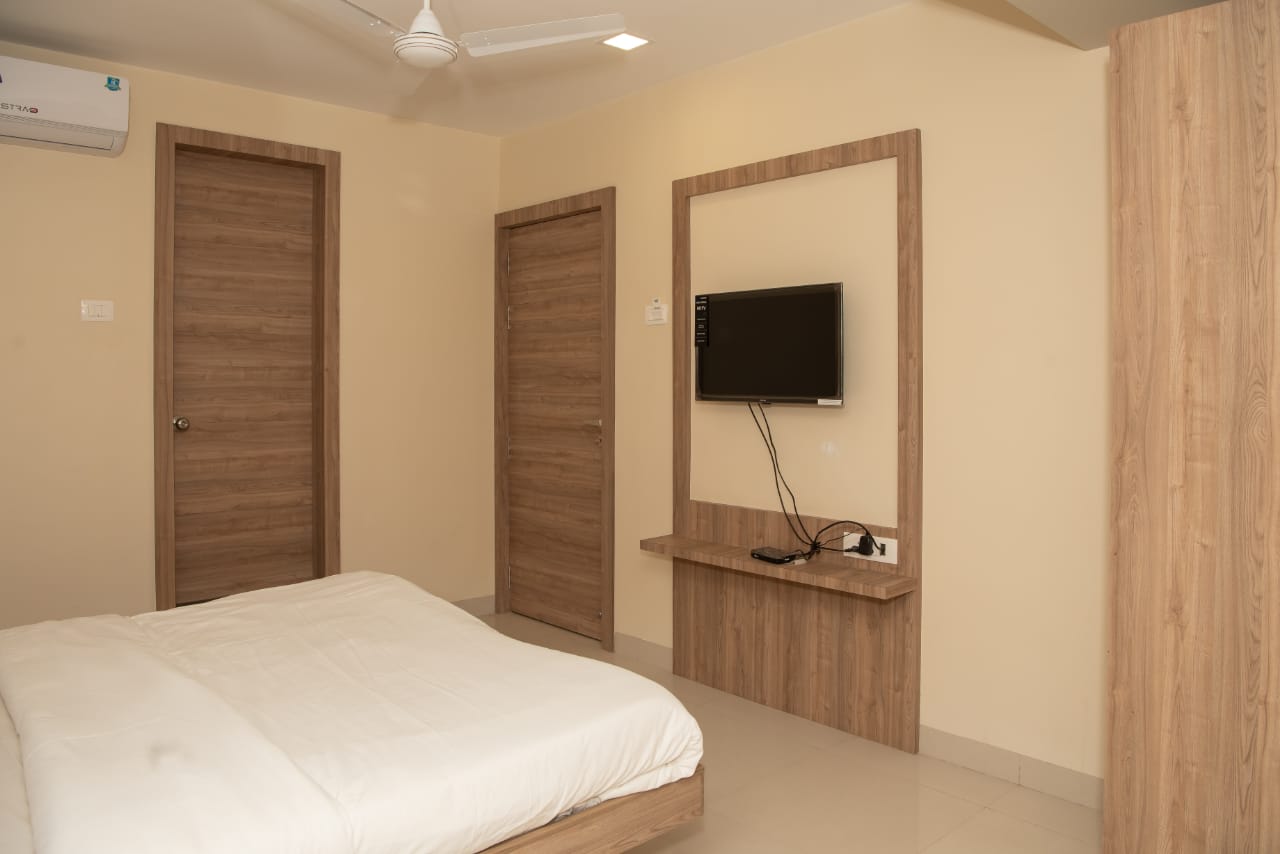 Rooms of SUNSHINE LODGE - Lodge in Baramati